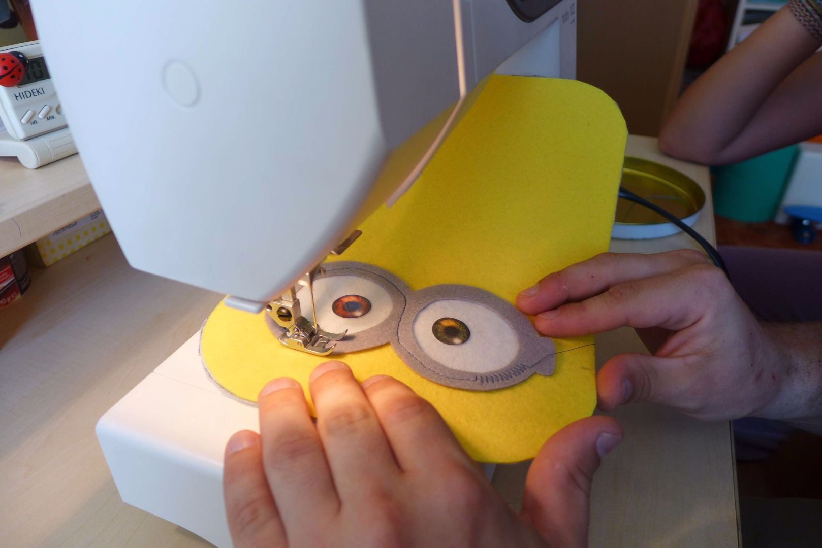Minion Shoulder Bags : 11 Steps (with Pictures) - Instructables