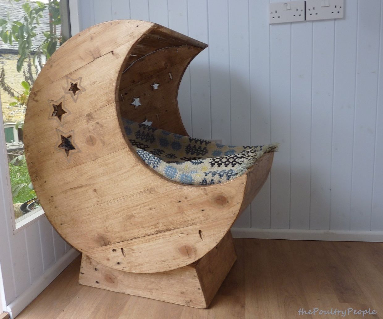 Moon Crib From Pallets : 5 Steps (with Pictures) - Instructables