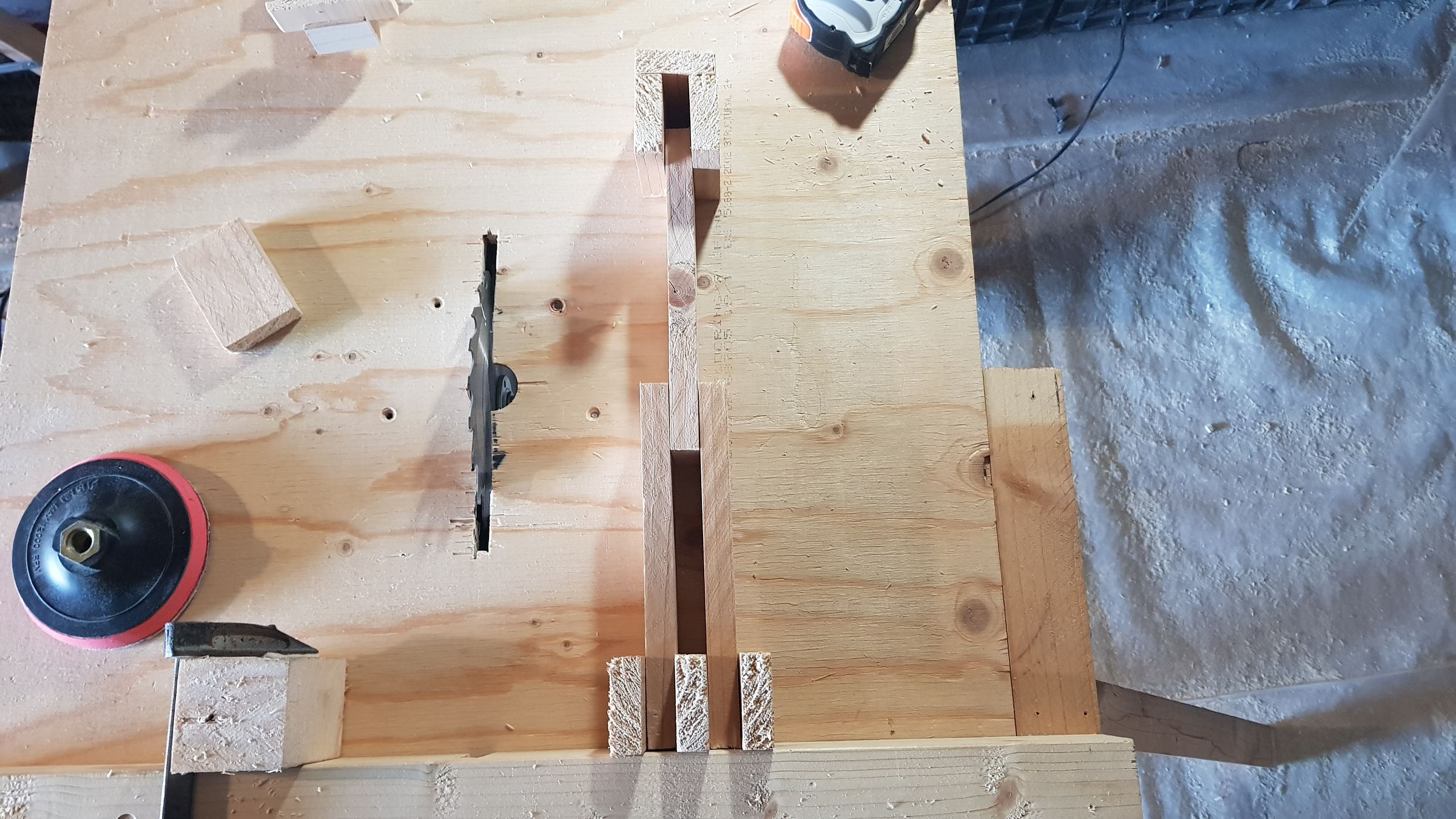 Cheap Wooden Cam Holder : 4 Steps - Instructables