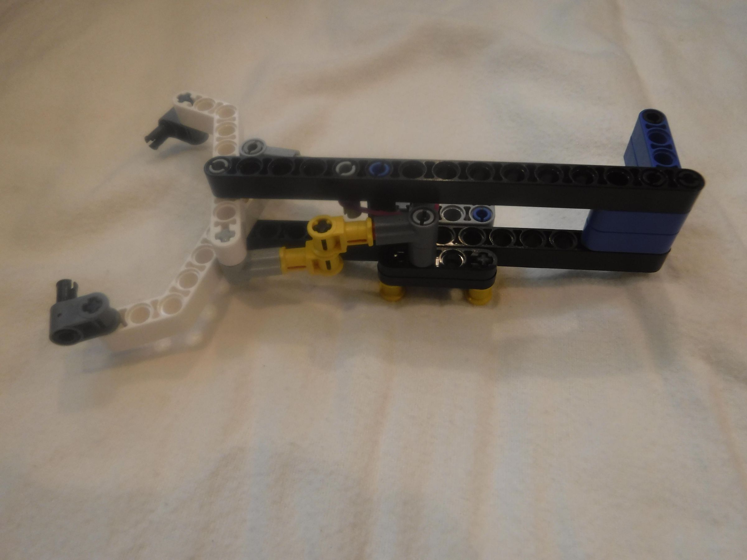 Lego Claw : 5 Steps - Instructables
