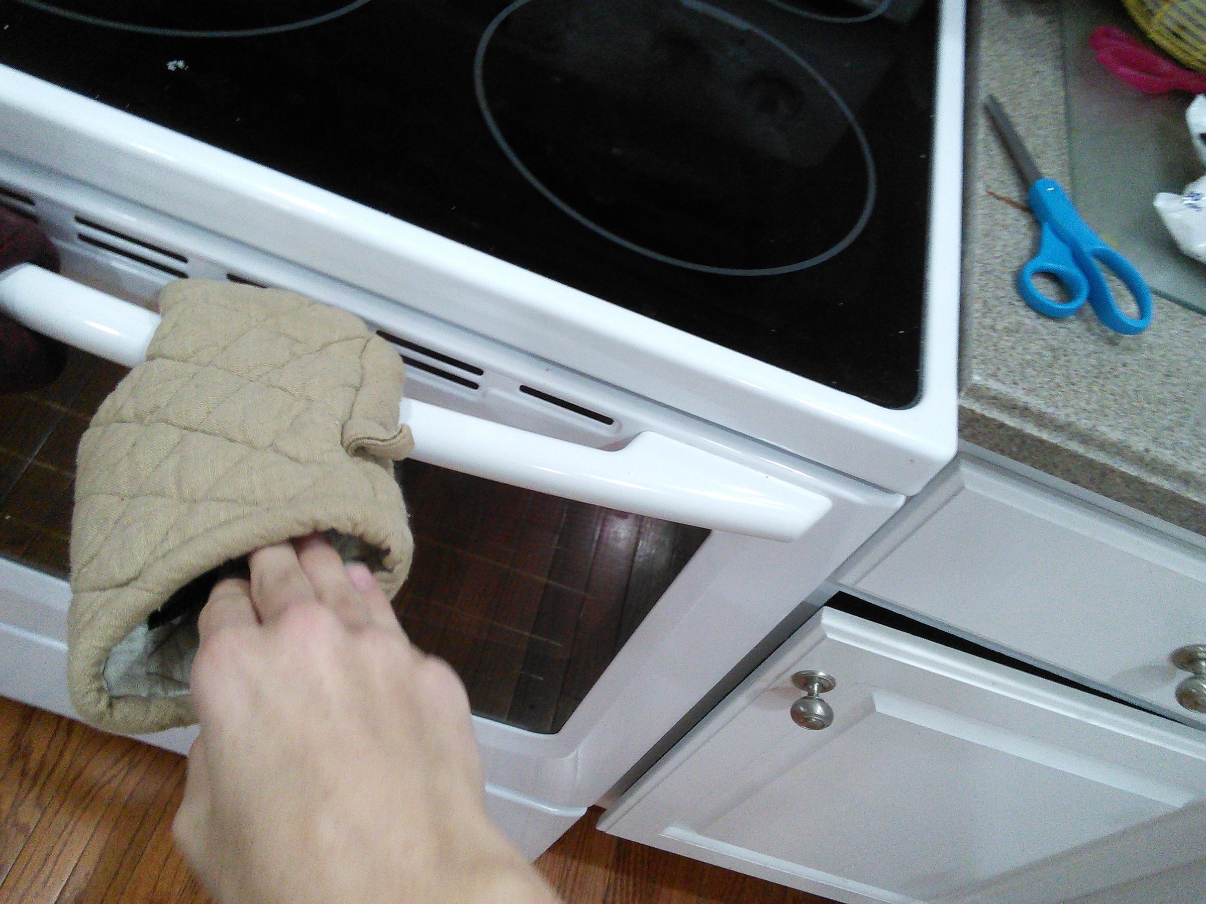 How to Make an Invisible Chef : 4 Steps - Instructables