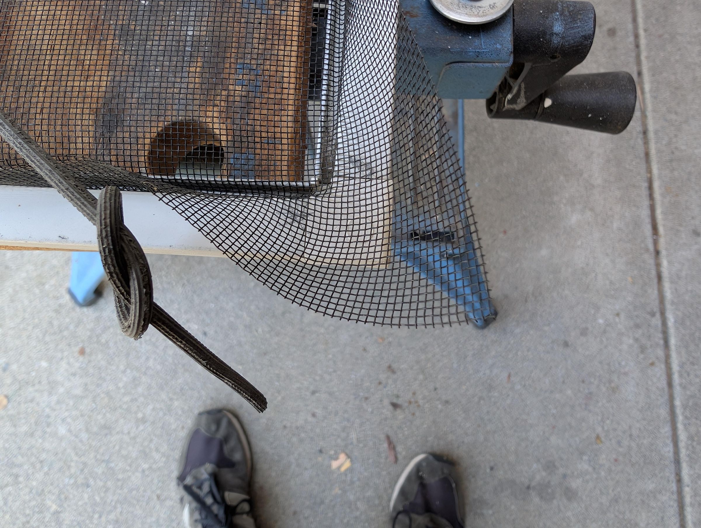 DIY Screen Repair: Easy Fix That Saves You Serious Cash : 6 Steps (with ...