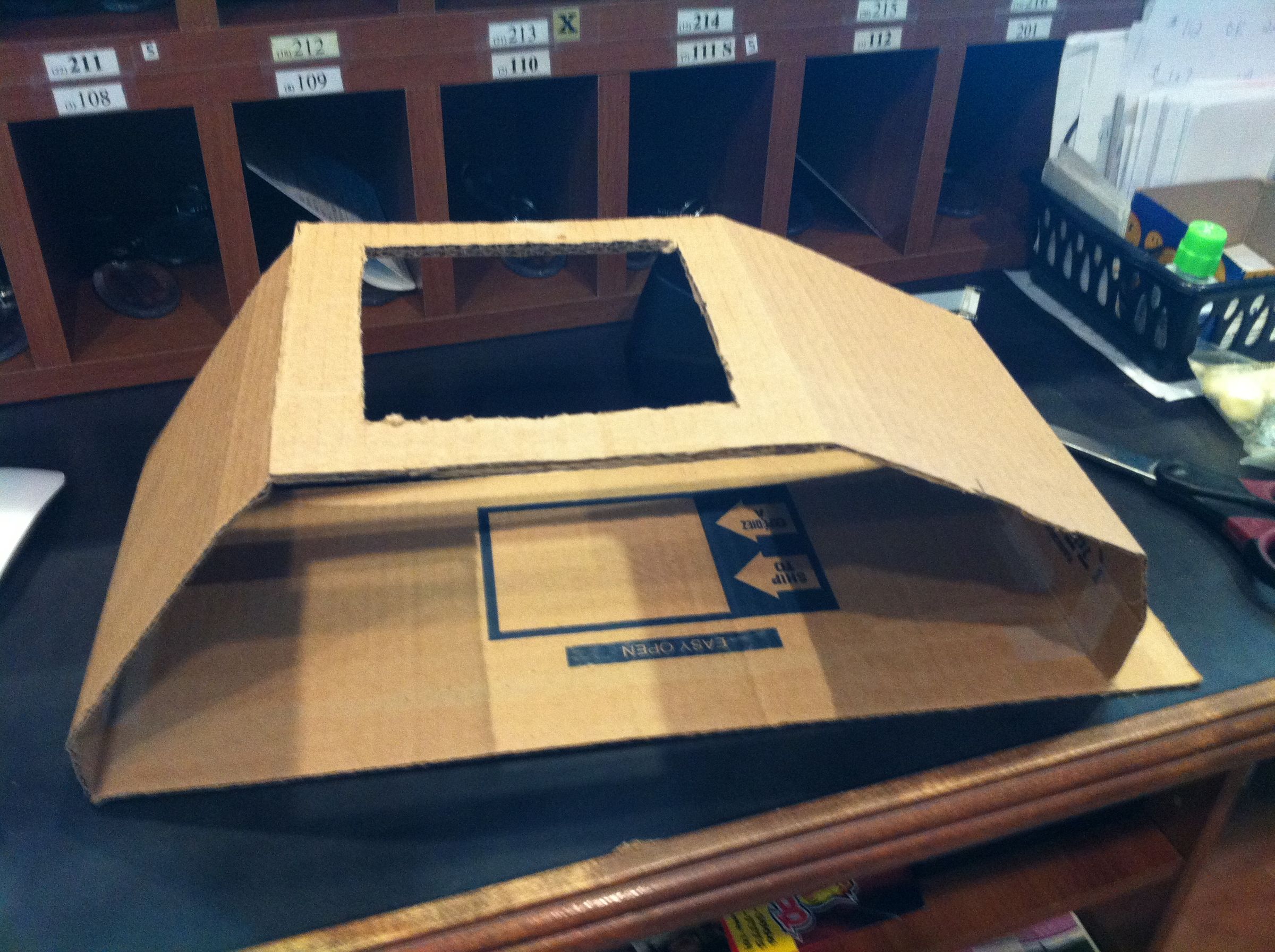 How to Build a Tank With a Cardboard Box : 3 Steps (with Pictures ...