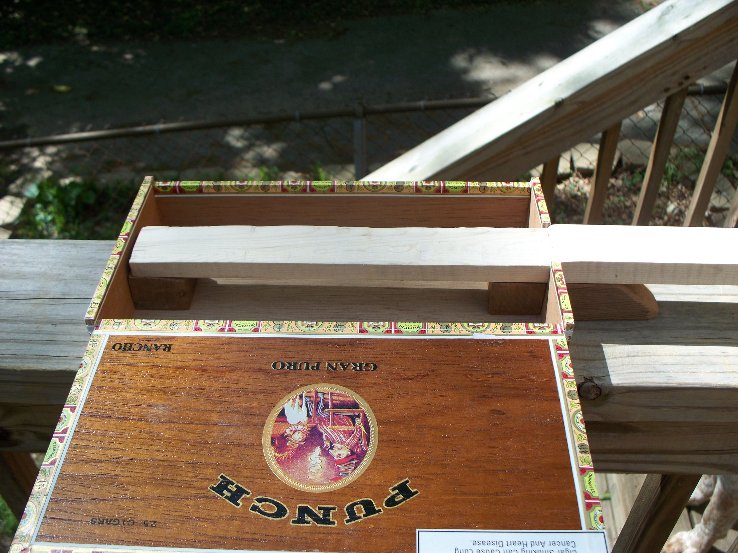 Beginner Cigar Box Guitar : 11 Steps (with Pictures) - Instructables