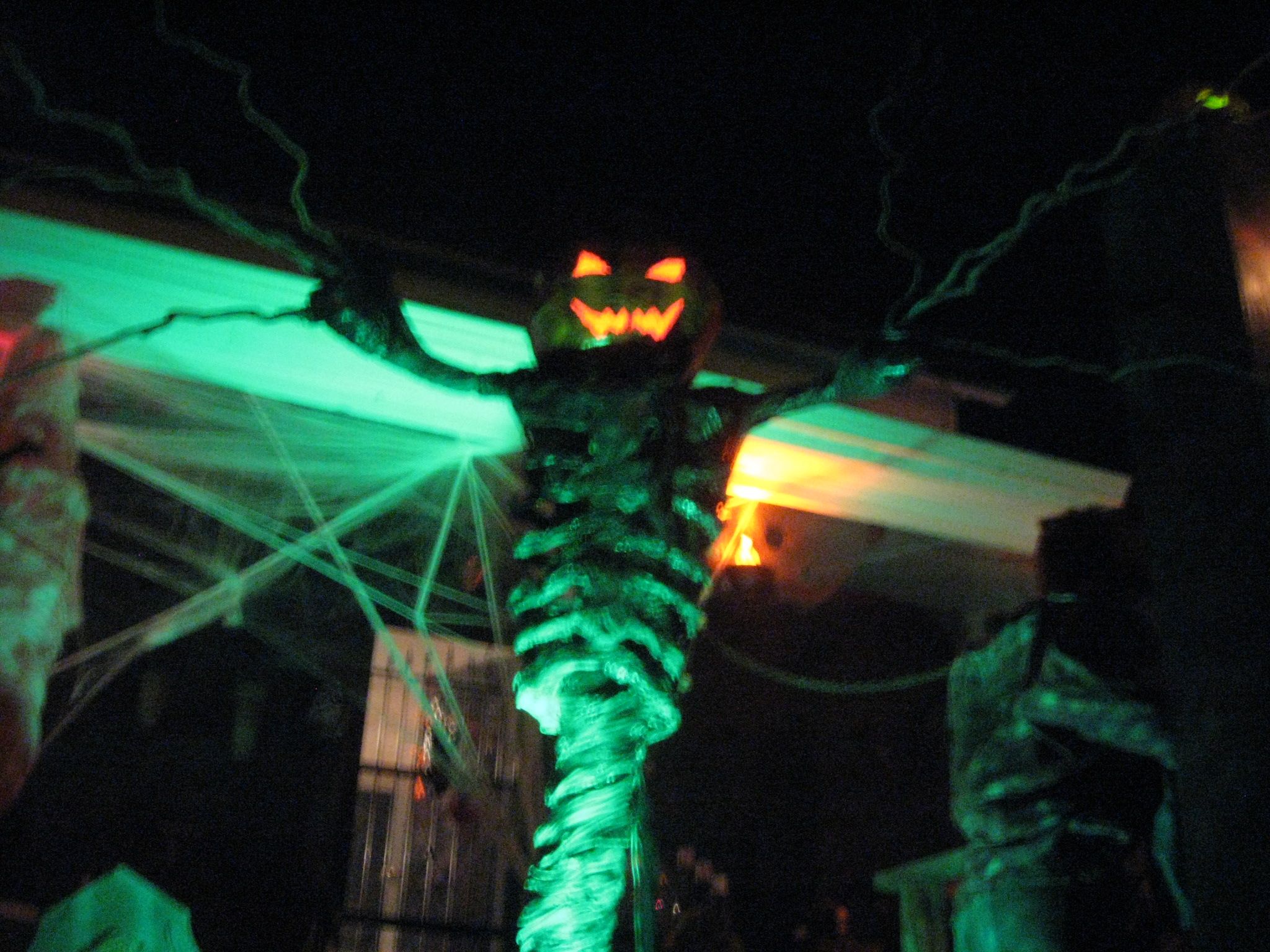 Pumkin Headed Creature Reacher. : 7 Steps (with Pictures) - Instructables