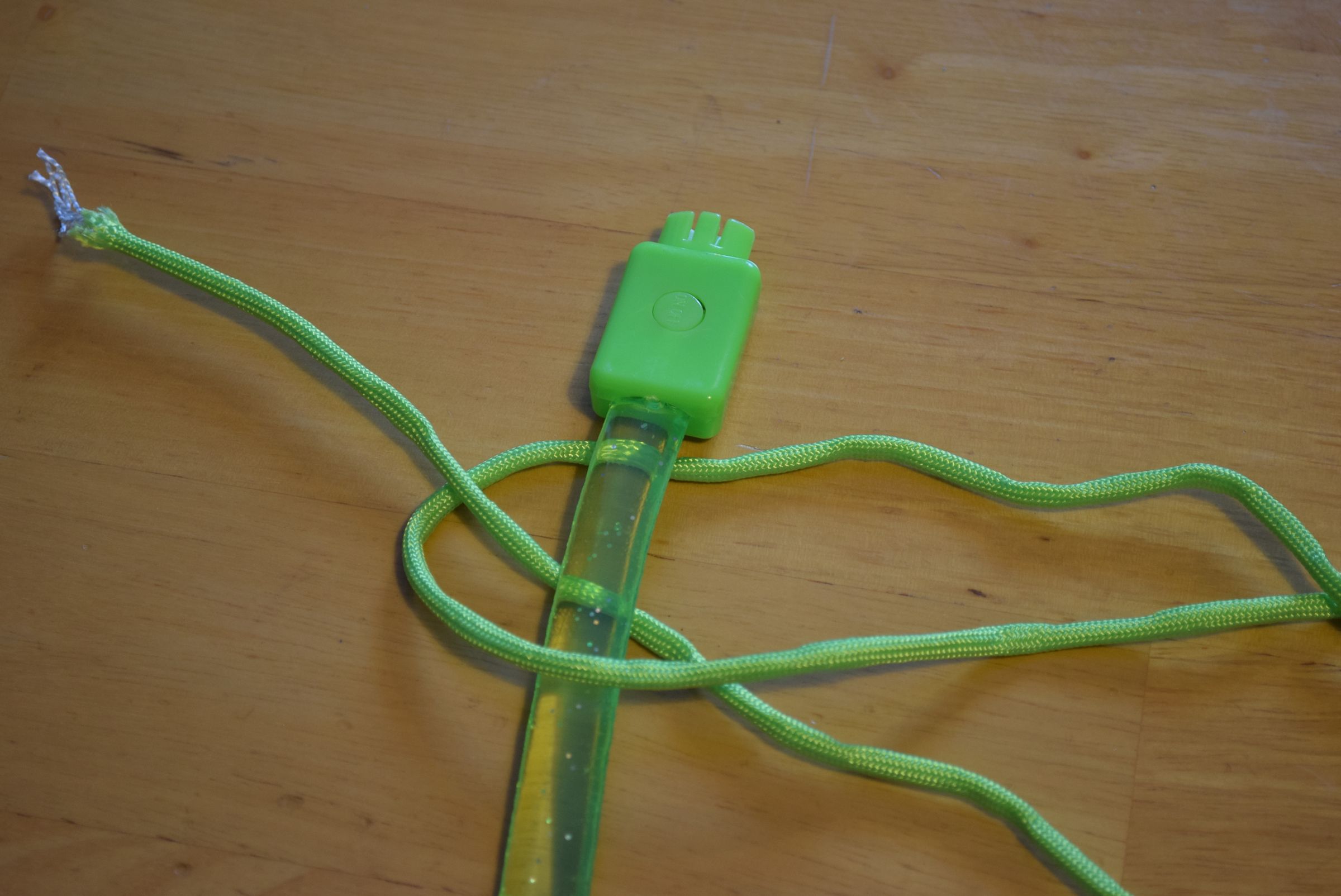 How to Make a Flashing LED Paracord Bracelet : 7 Steps (with Pictures ...