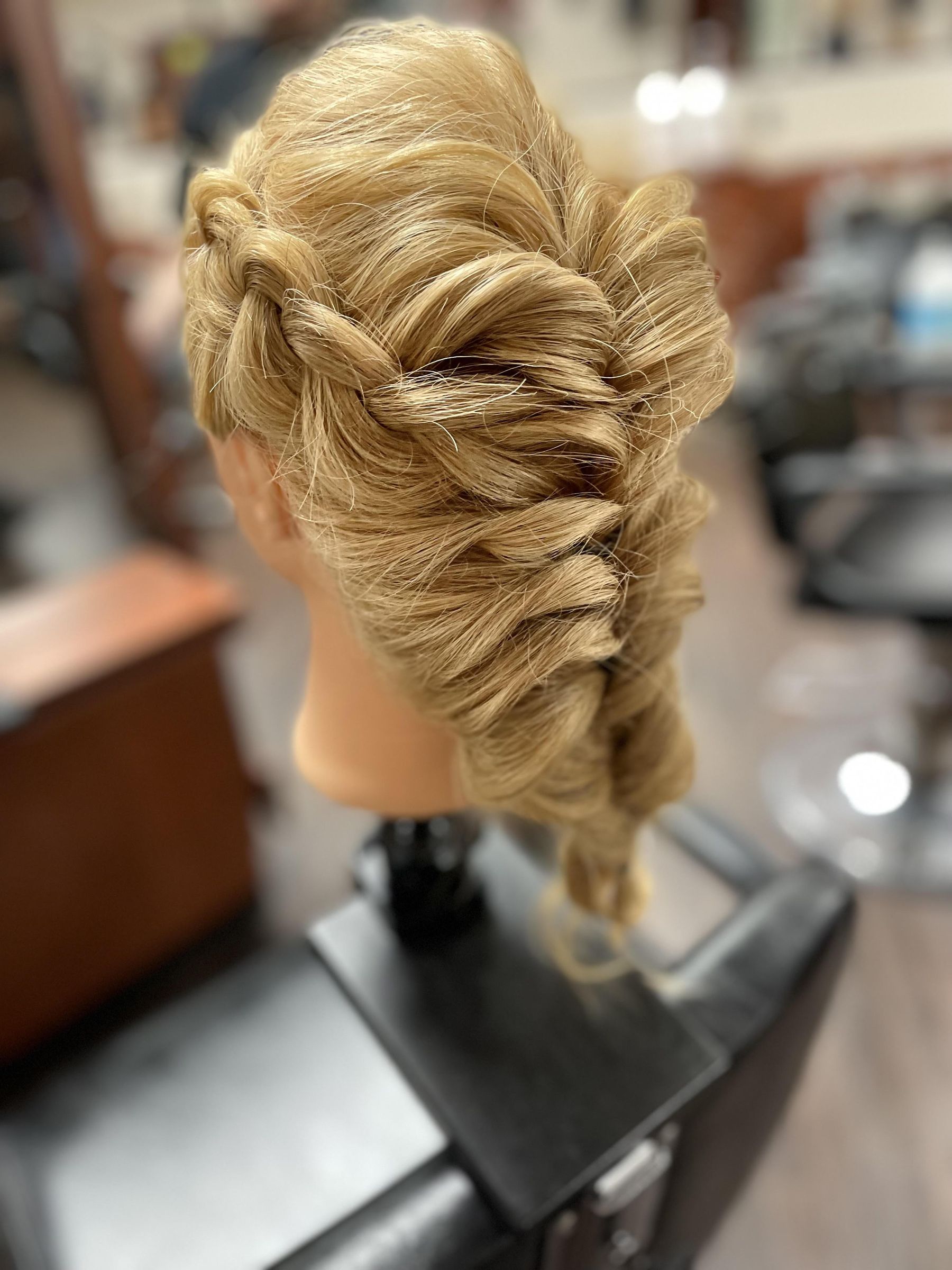 Updo : 8 Steps - Instructables