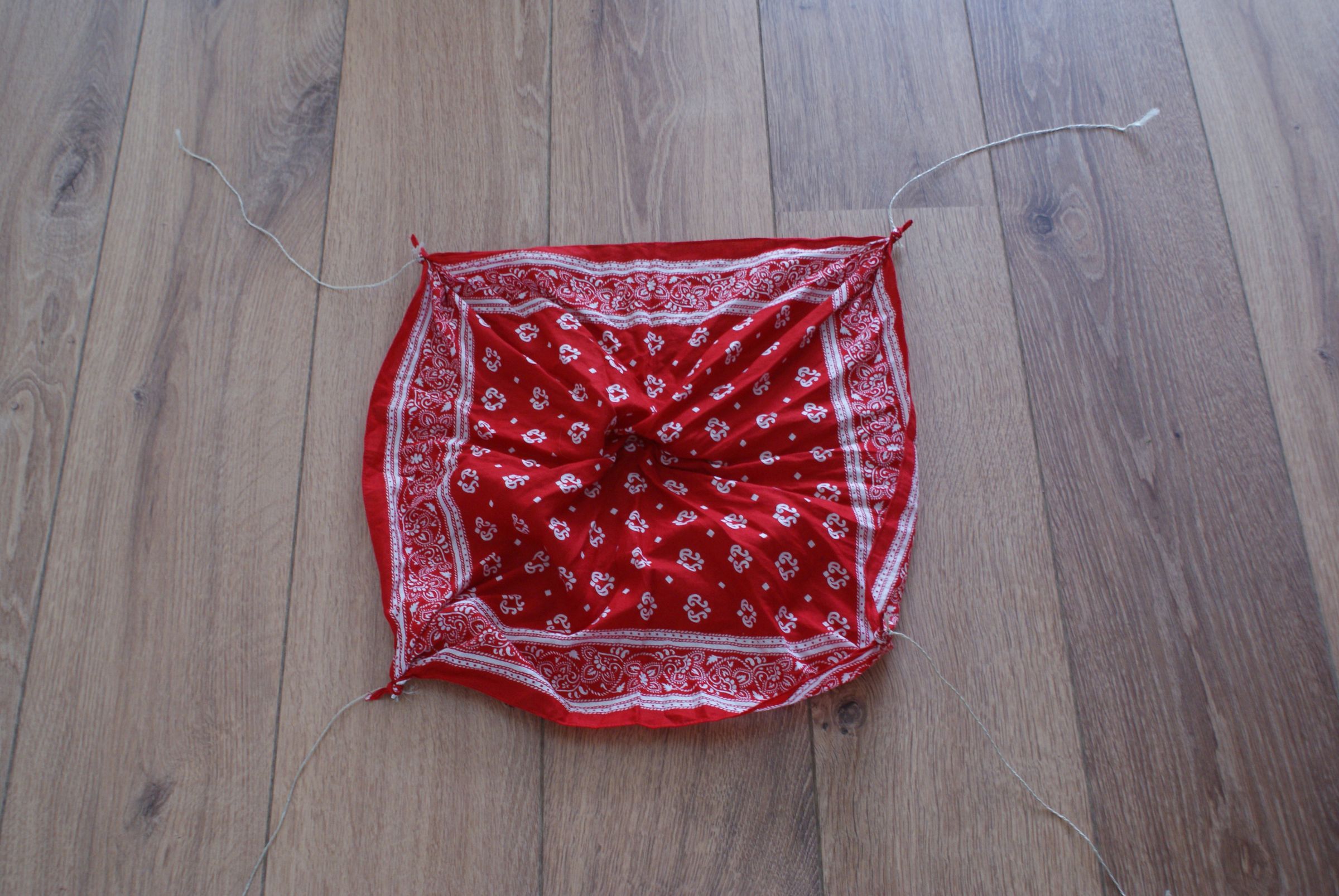 Parachute Puppet. : 4 Steps - Instructables