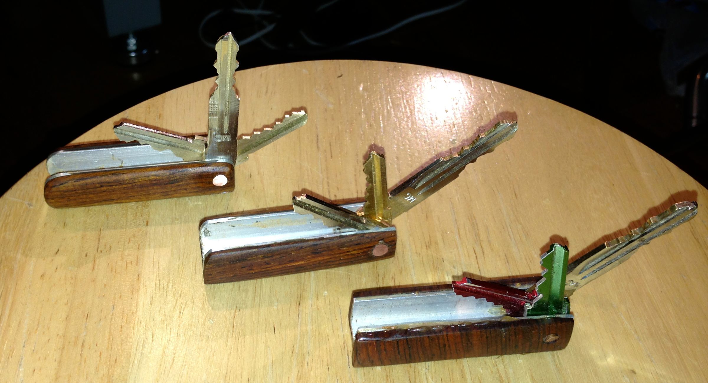 Magnetized Pocket Folding Key Organizer : 11 Steps (with Pictures ...