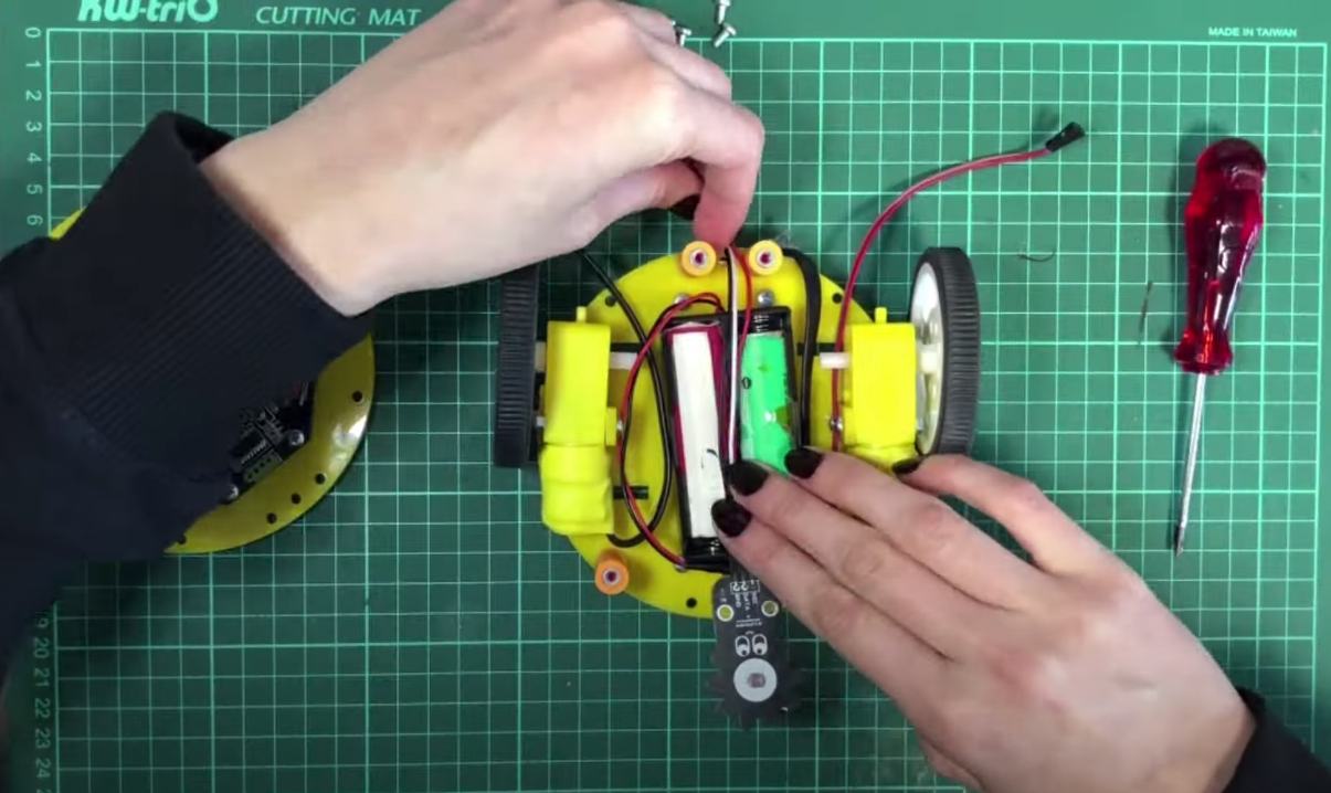 Arduino Light Following Robot With Catduino : 9 Steps - Instructables