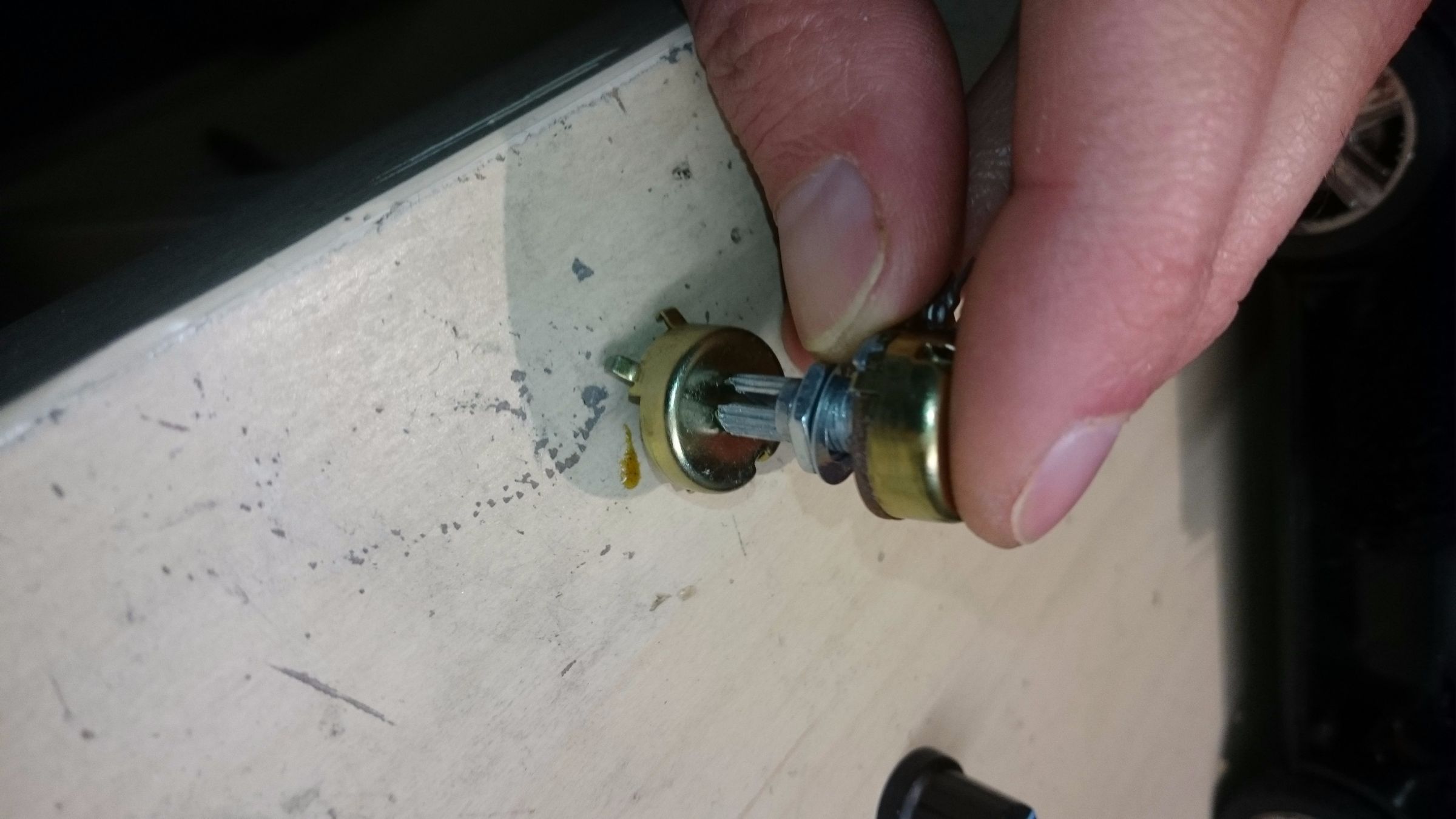 Hack Digital Radio, Replace the Volume Control : 5 Steps - Instructables