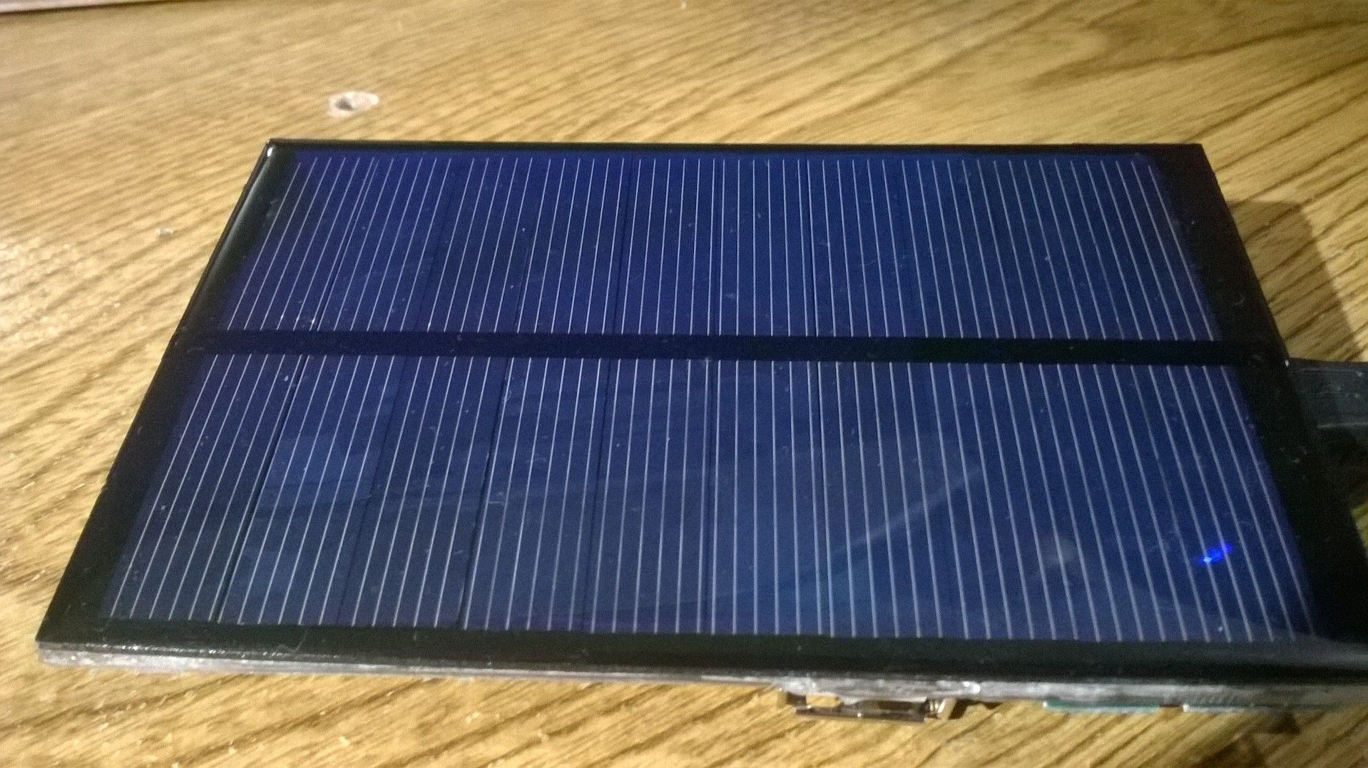 Solar/Wall Charged Battery Pack : 5 Steps - Instructables