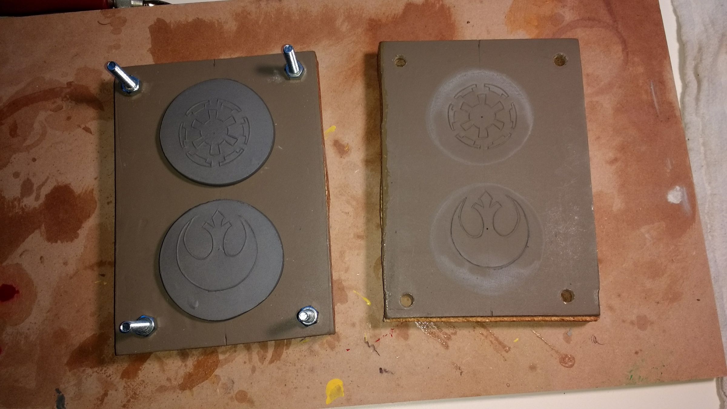 Make Your Own Challenge Coin or Geocaching Token : 13 Steps (with ...