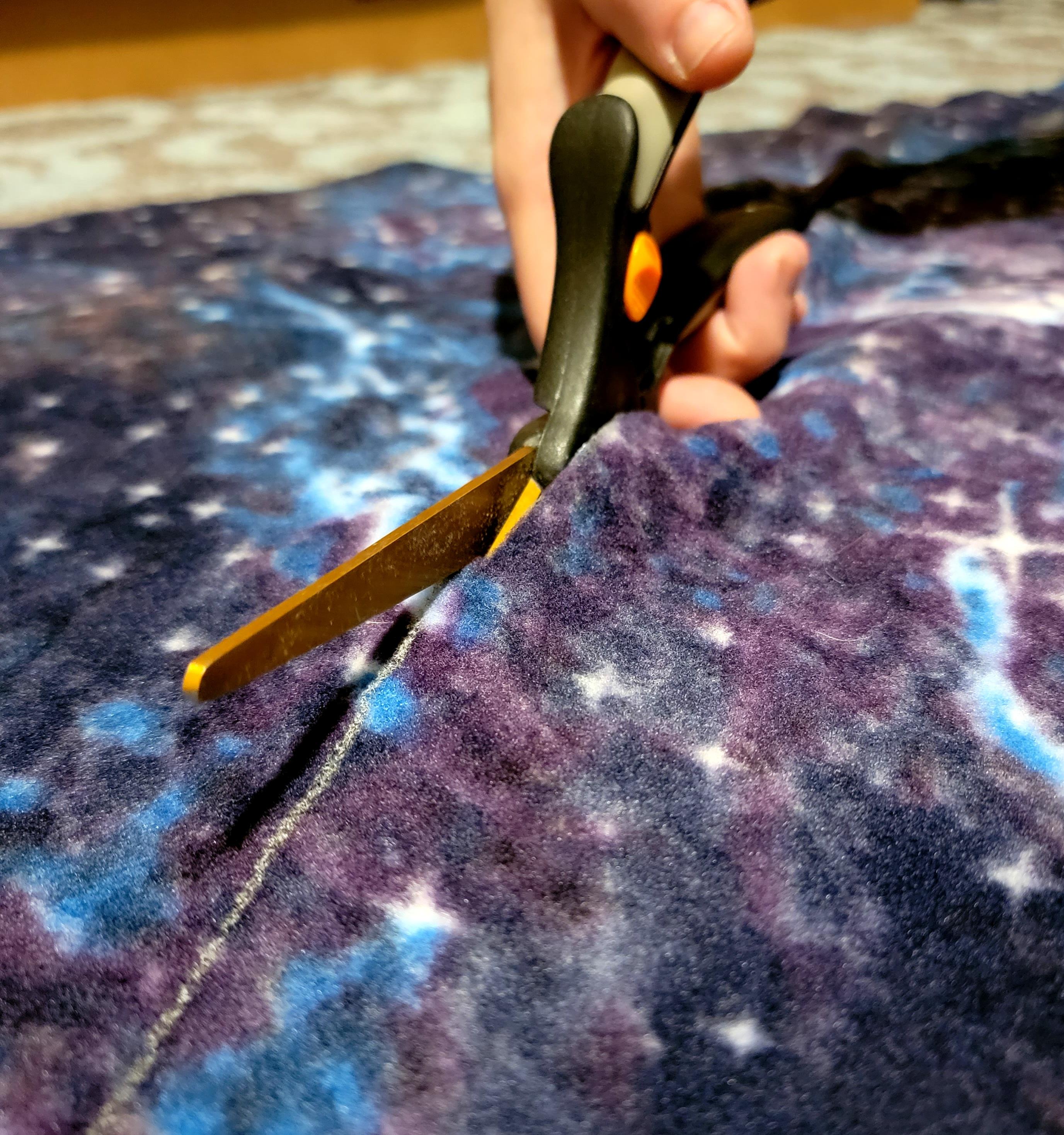 An Easy Costume Cloak : 3 Steps (with Pictures) - Instructables