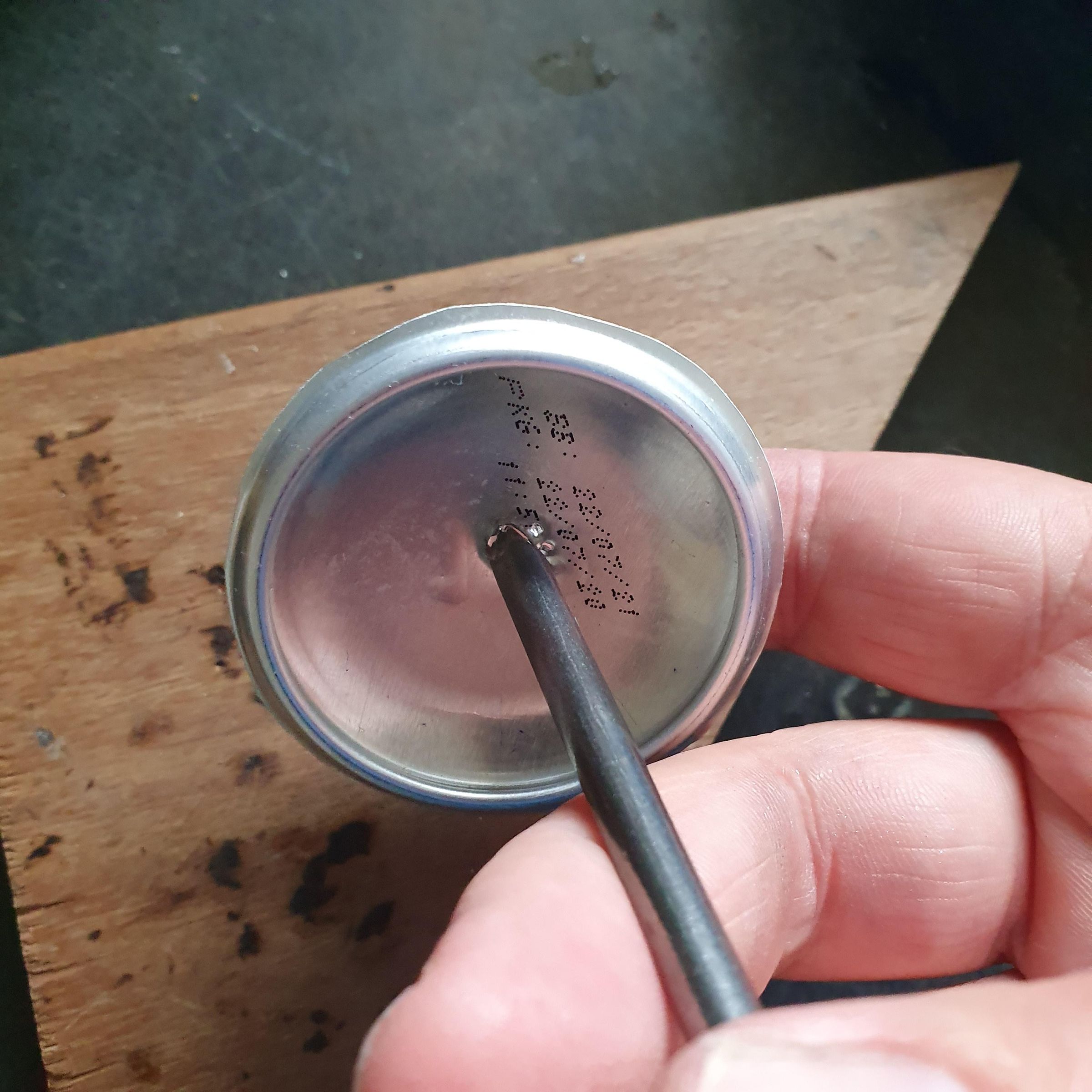 Beer Can Flashlight (torch) : 7 Steps - Instructables
