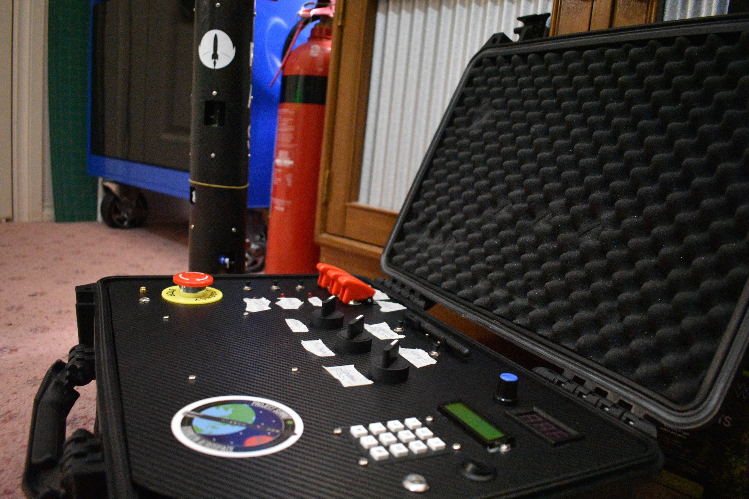 Overkill Model Rocket Launch Controller! : 9 Steps (with Pictures ...