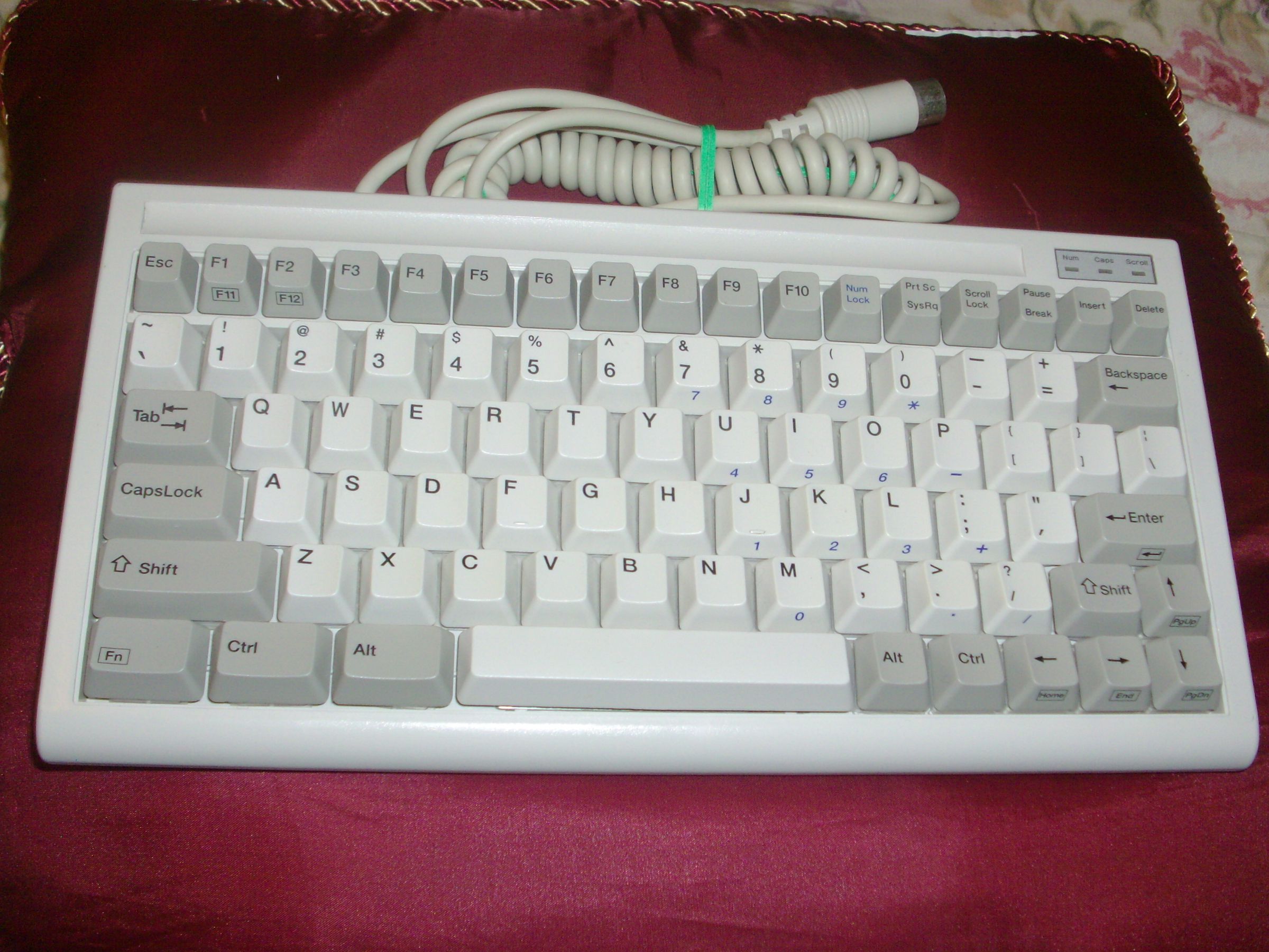 Breathe New Life Into an Older Din 5 Computer Keyboard : 5 Steps (with ...