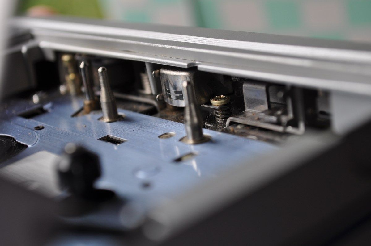 How to Clean a Cassette Recorder : 7 Steps - Instructables