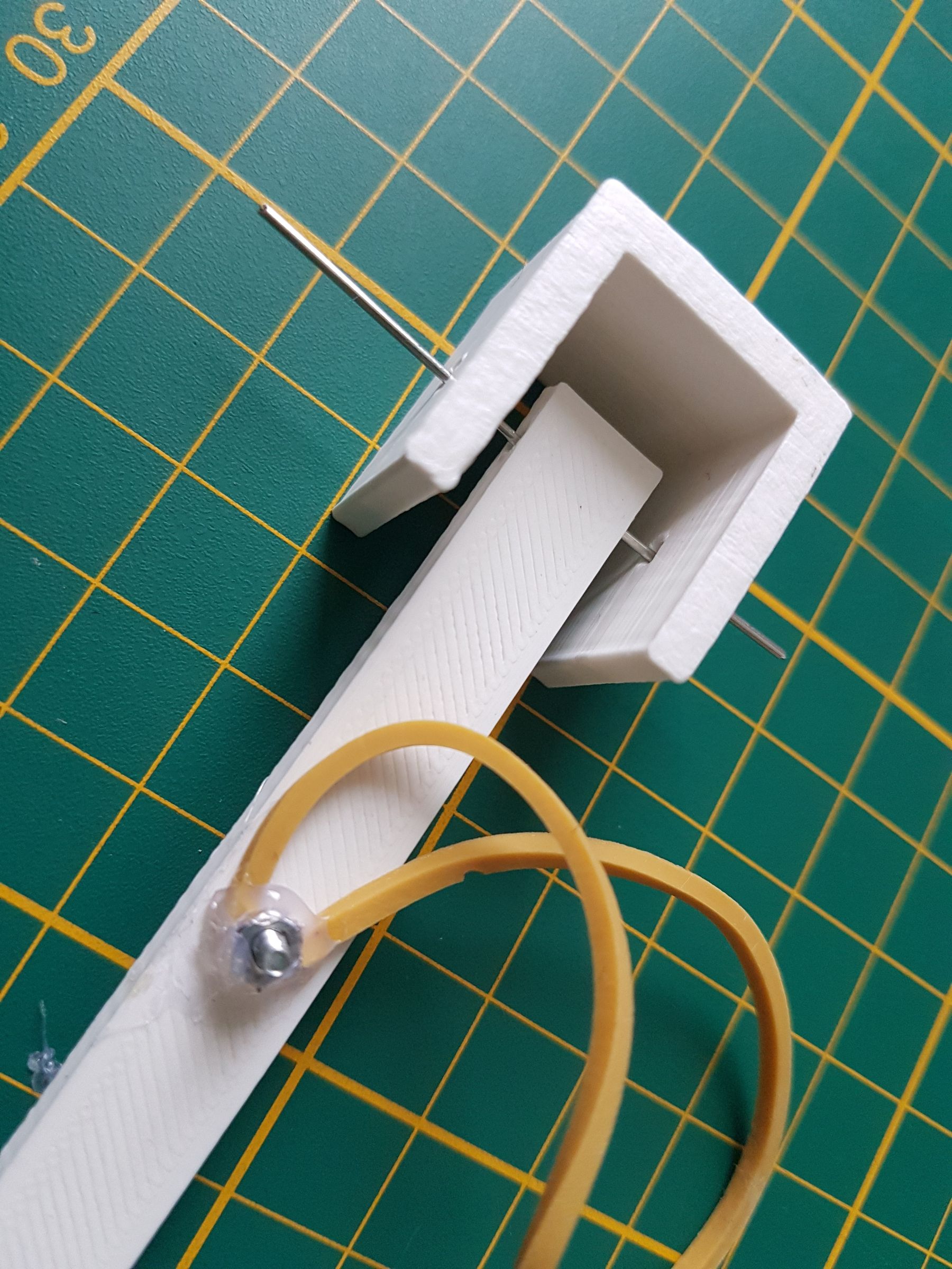 Automatic Rubber Band Catapult : 8 Steps (with Pictures) - Instructables