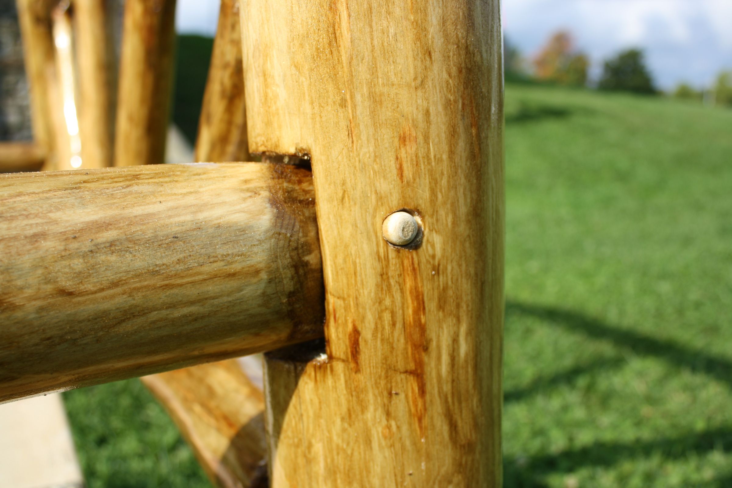 Rustic Bed Frame - Queen Size : 15 Steps (with Pictures) - Instructables