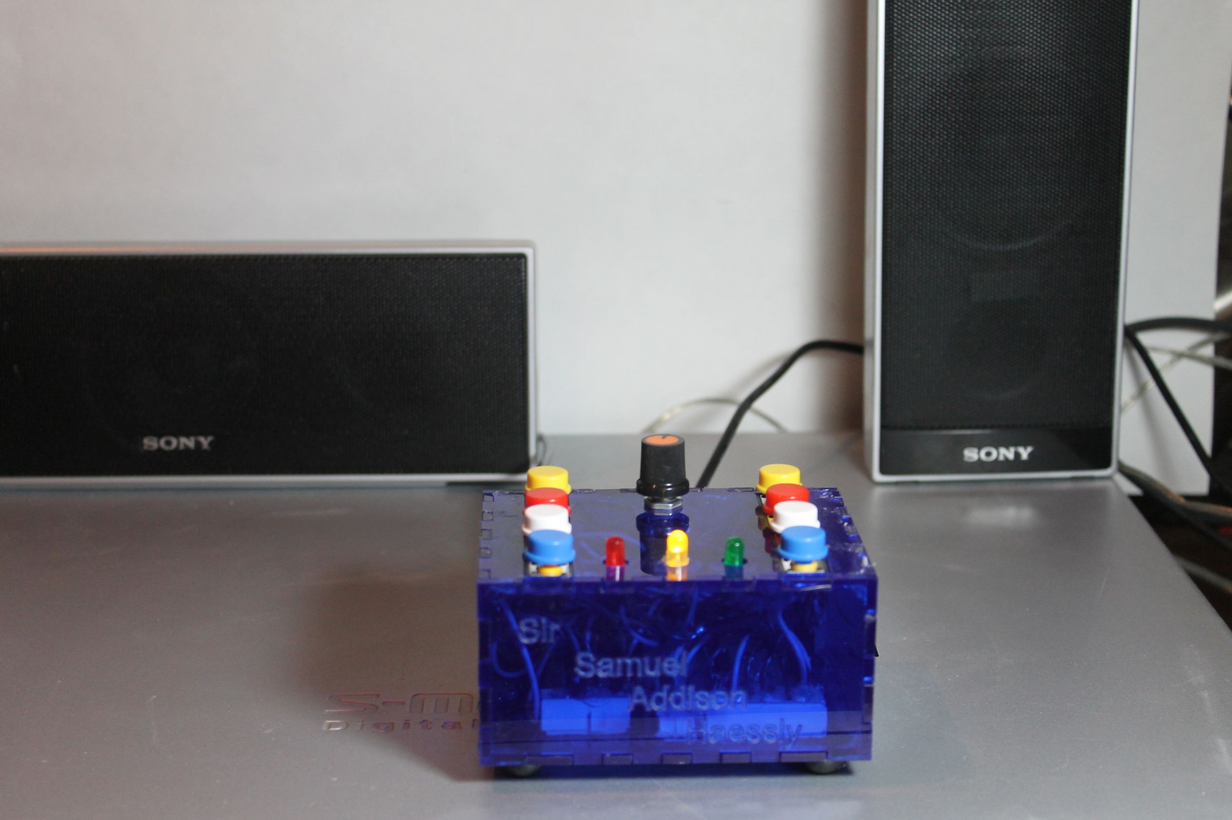 Portable MP3 AUX Music Box : 23 Steps (with Pictures) - Instructables