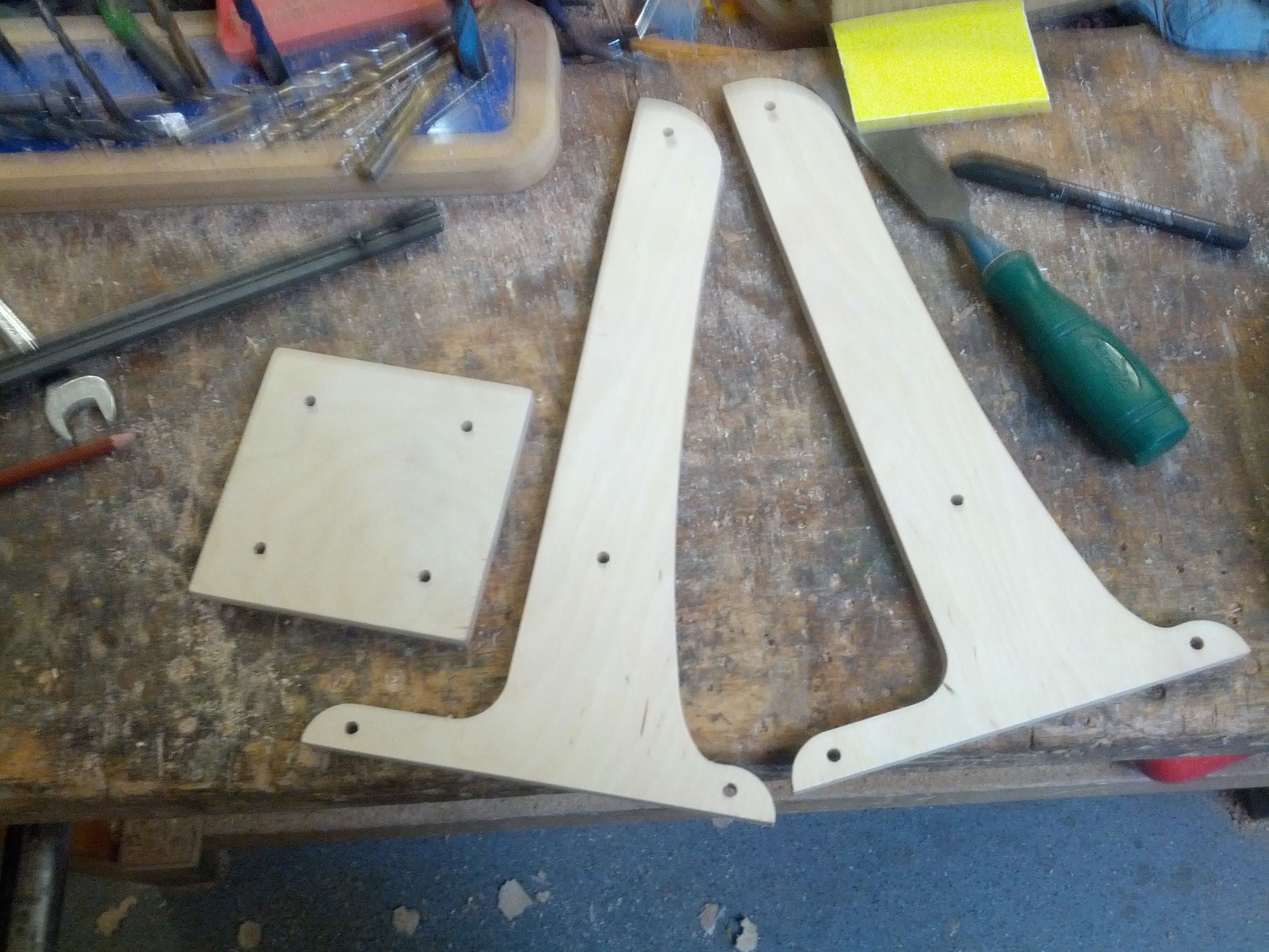 Make a Plywood Portrait Monitor Stand : 6 Steps (with Pictures ...
