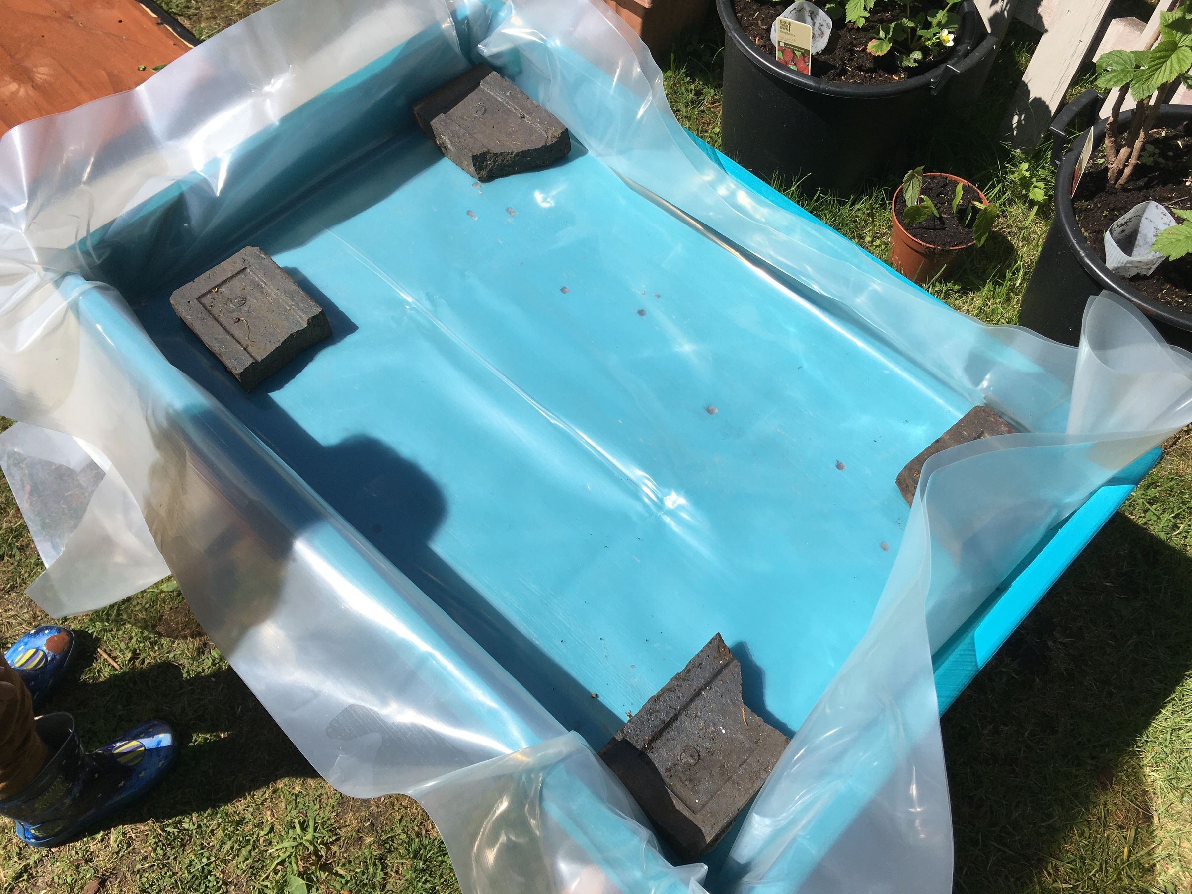 Quick & Cheap Outdoor Water Tray for Kids : 16 Steps (with Pictures ...