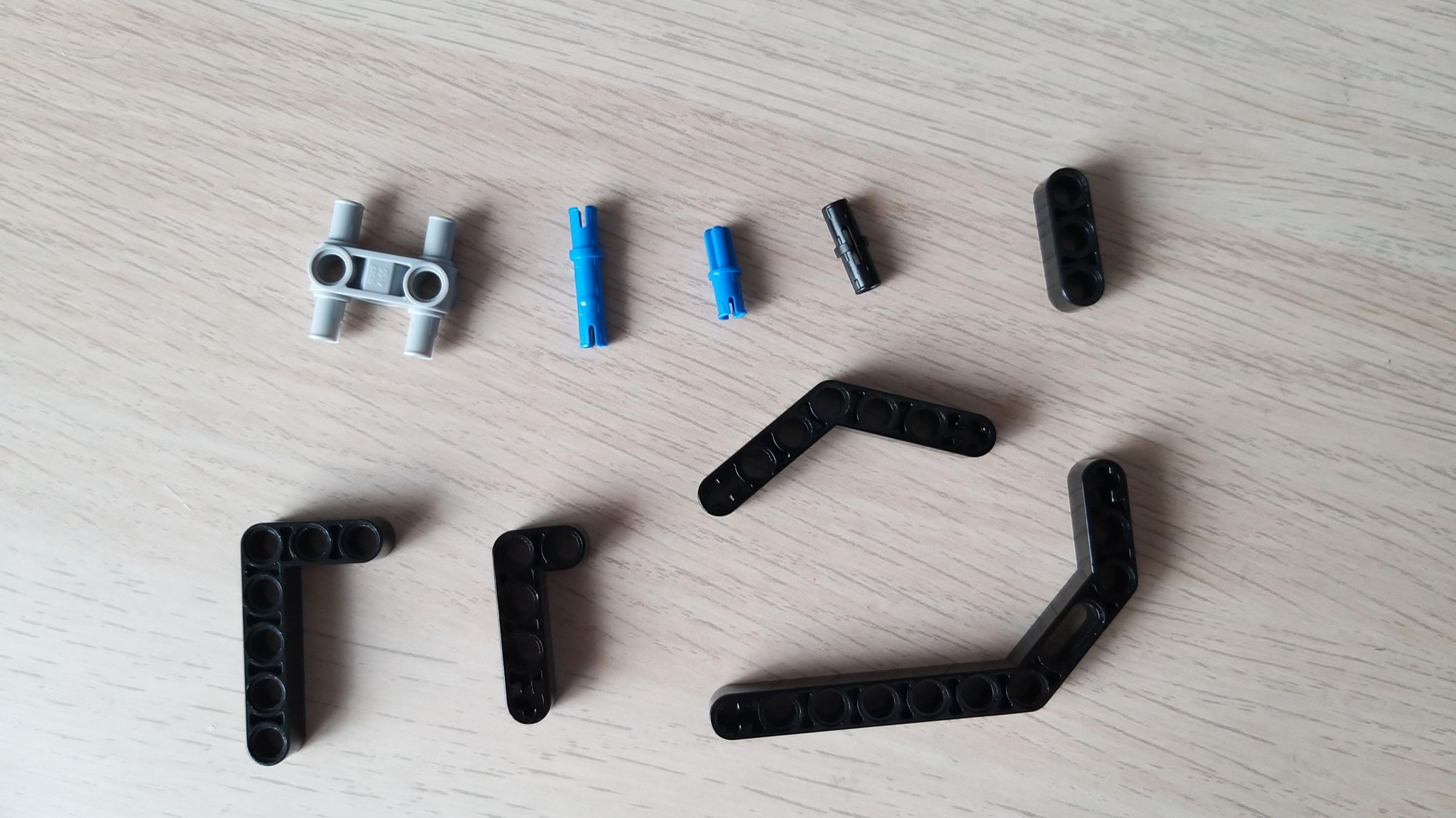 Lego Headphone Holder : 4 Steps - Instructables