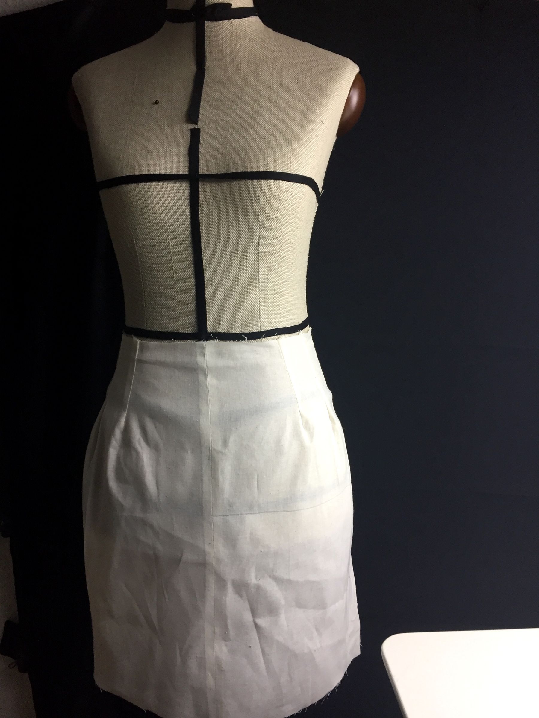 DIY TAILORED STRAIGHT SKIRT : 9 Steps (with Pictures) - Instructables