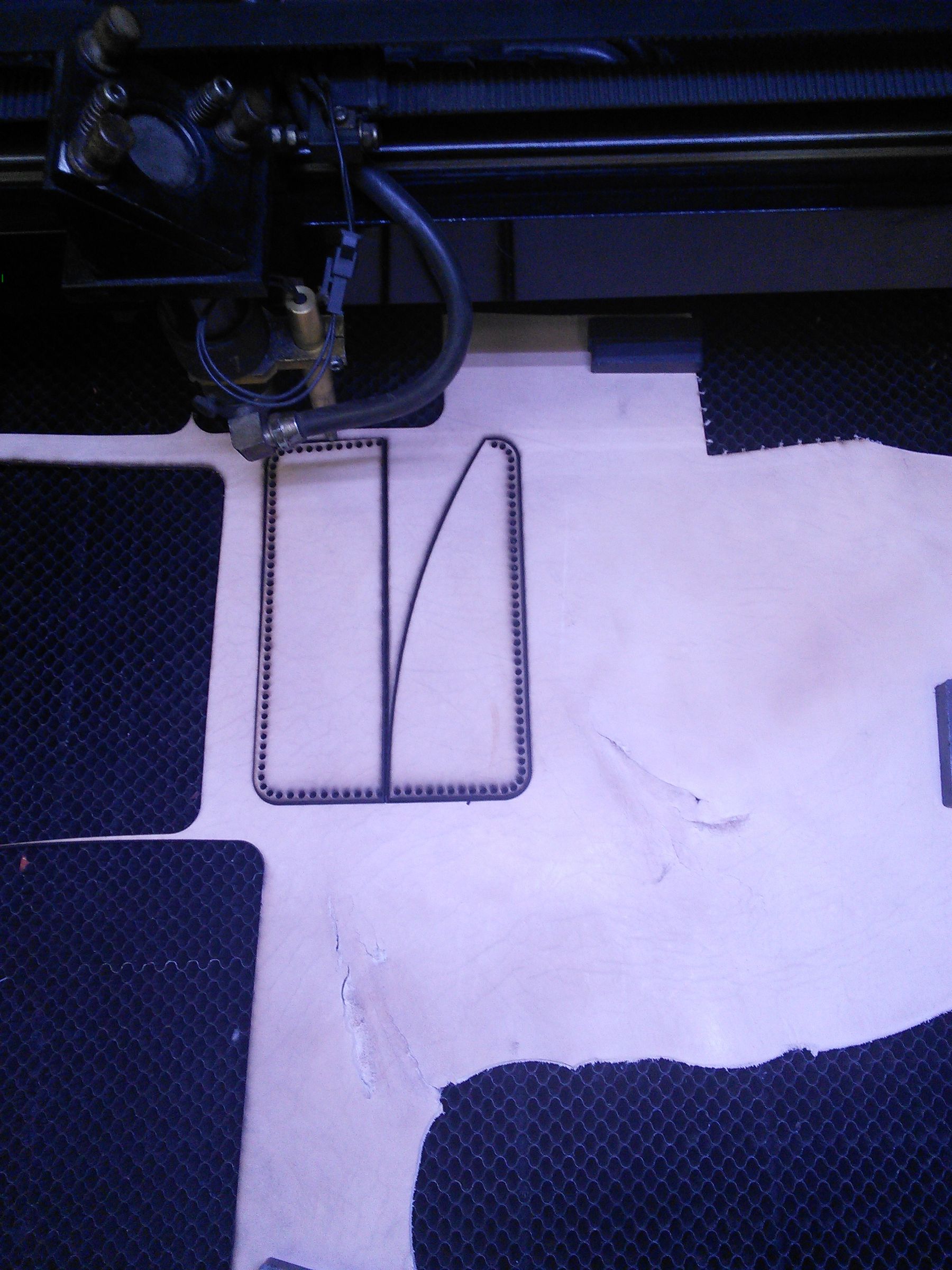 Simple Leather Case for Field Notes : 4 Steps - Instructables