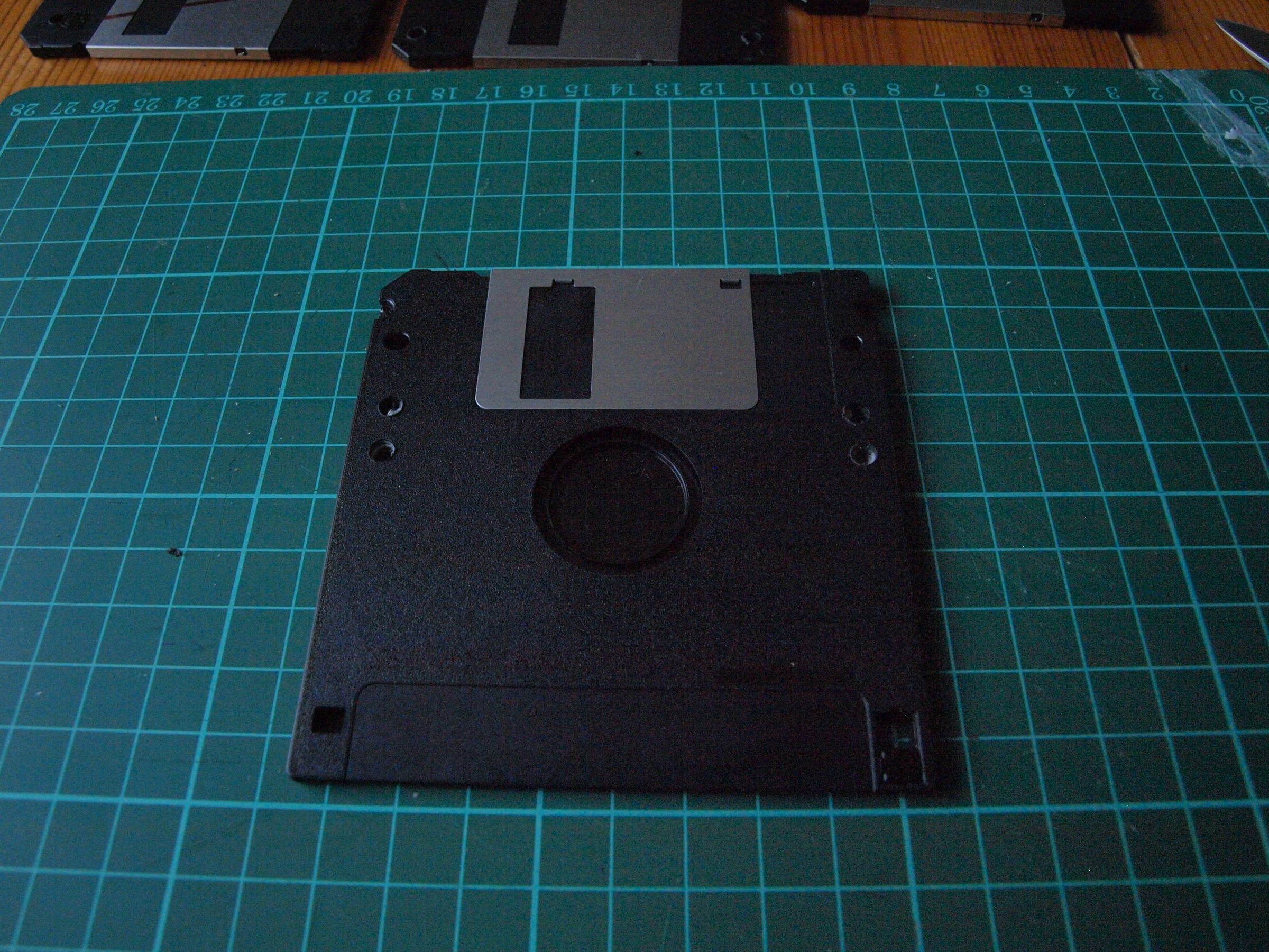 Floppy Disk Phone Dock : 6 Steps - Instructables