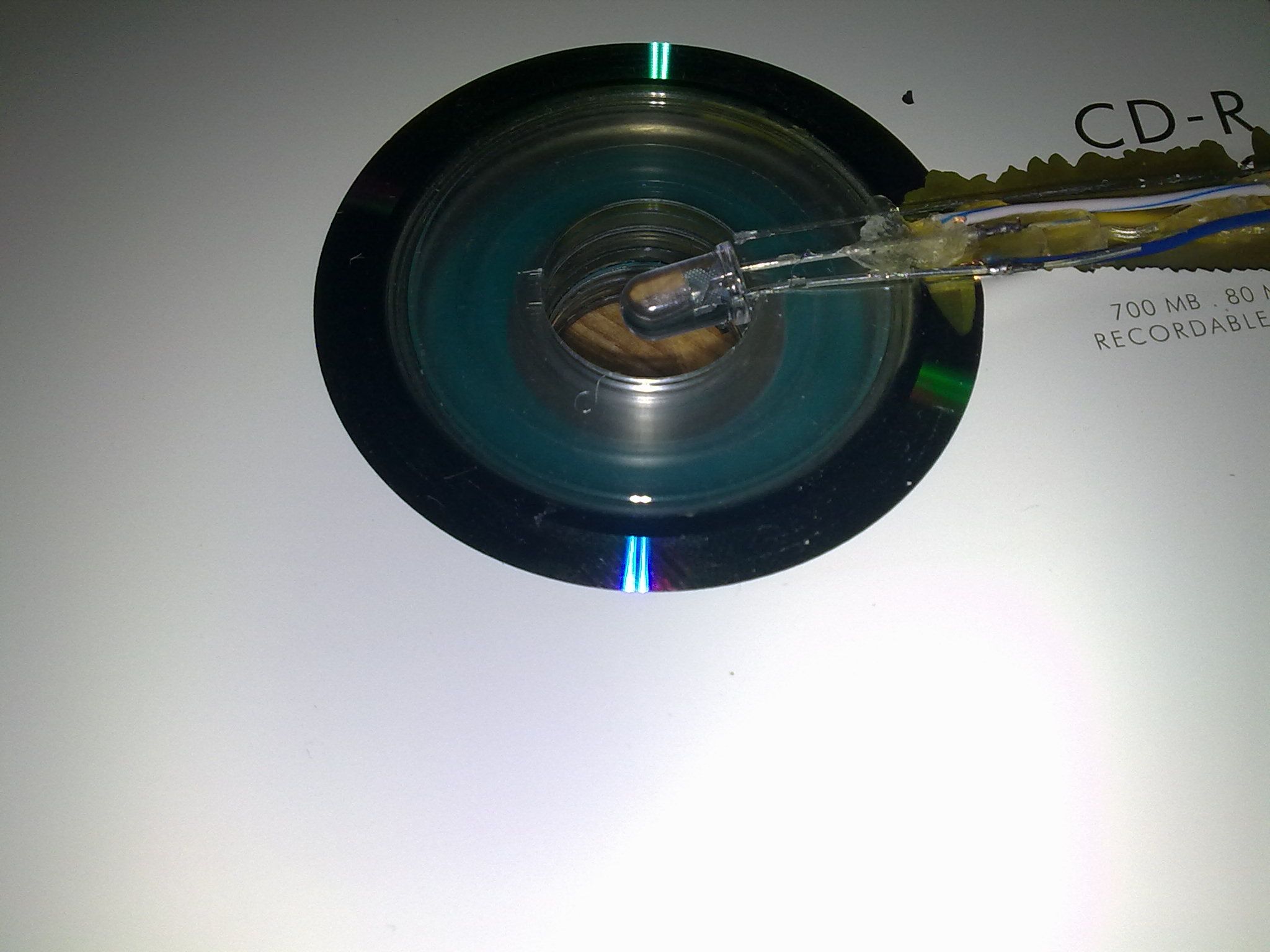 DIY CD LPT Desktop Light + Video : 5 Steps - Instructables