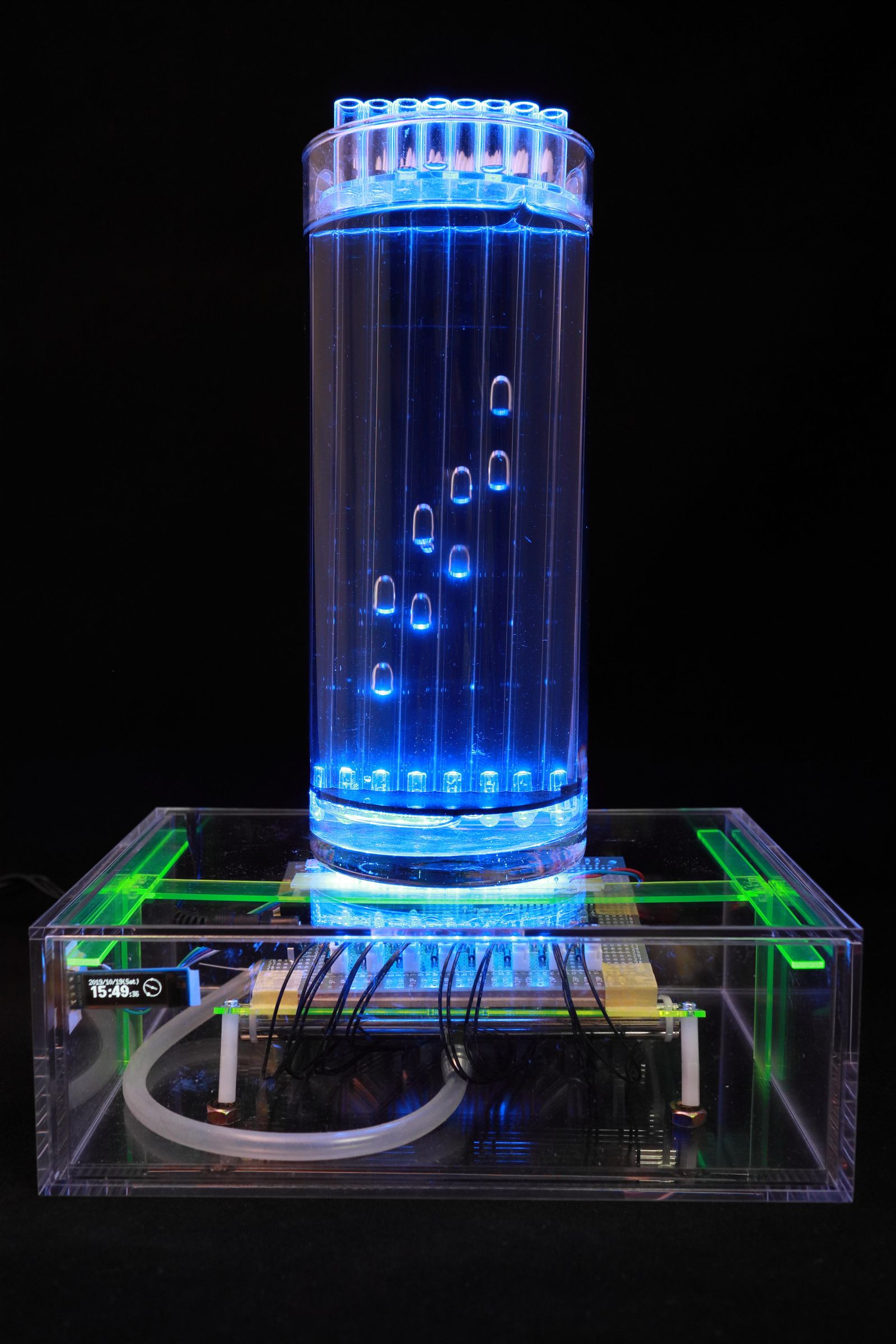 Glowing Air-Bubble Clock in Water : 7 Steps (with Pictures) - Instructables