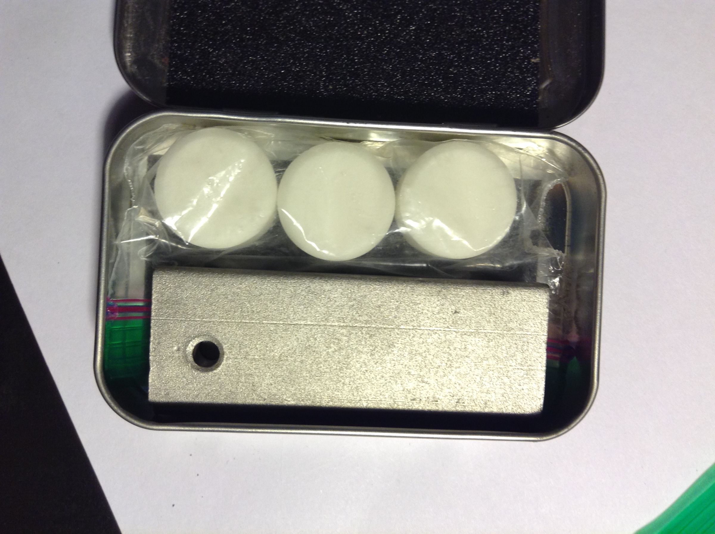 Altoids Tin Fire Starter Kit : 8 Steps (with Pictures) - Instructables