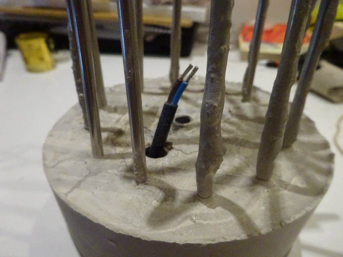 Concrete Base Table Lamp : 5 Steps (with Pictures) - Instructables