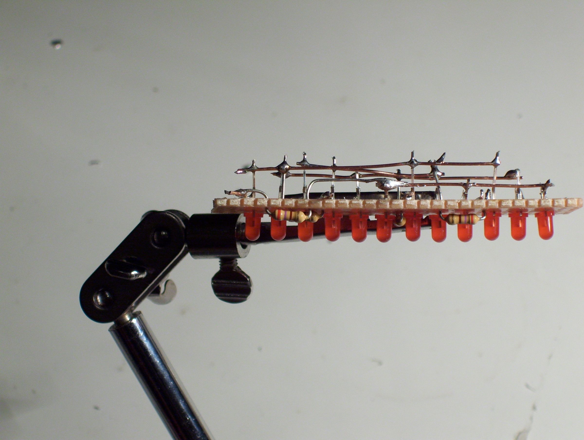 Charlieplexed Row of LED Lights, for the Arduino : 9 Steps (with Pictures) - Instructables