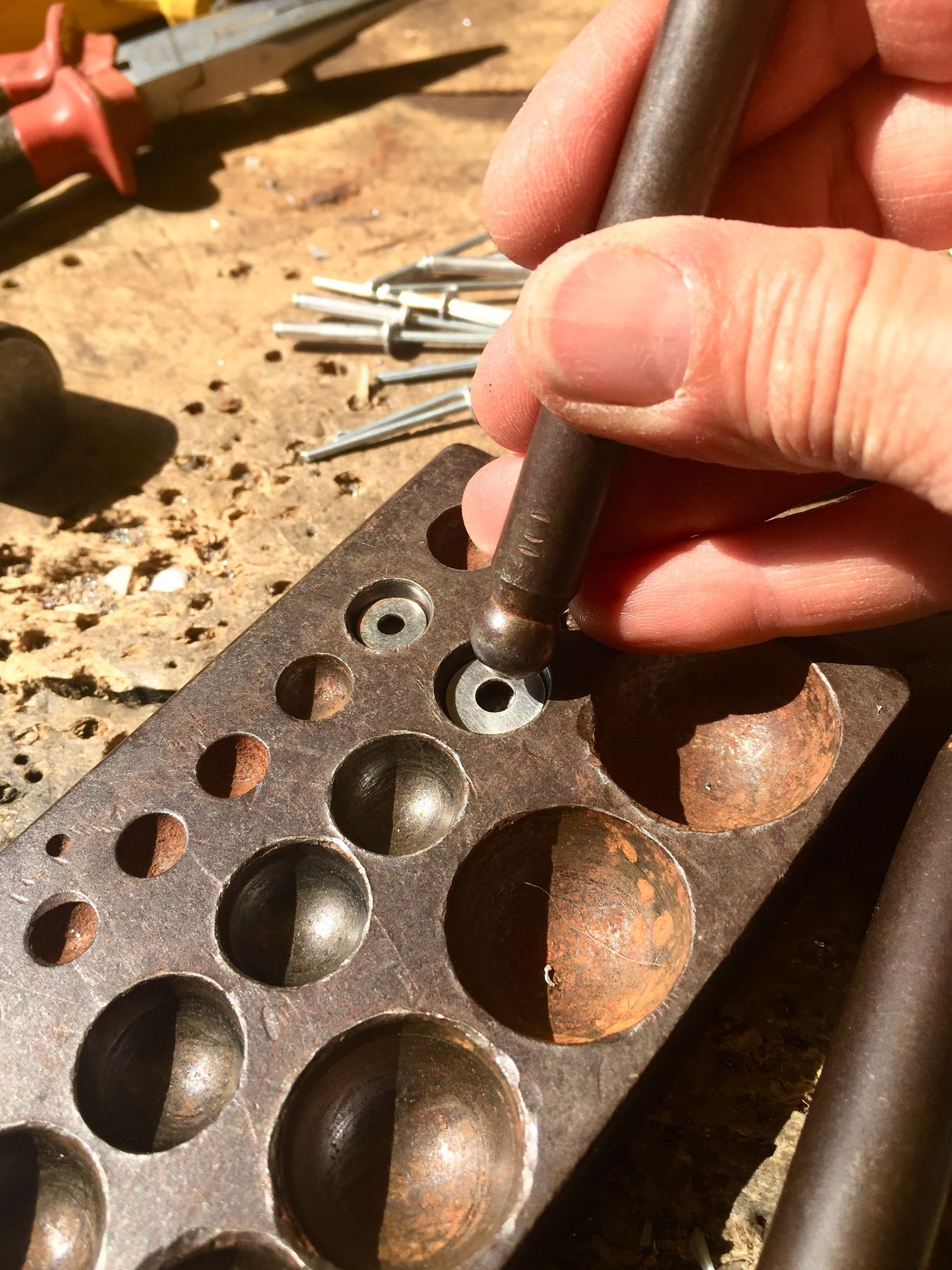 Recycled Metal Bug : 14 Steps (with Pictures) - Instructables