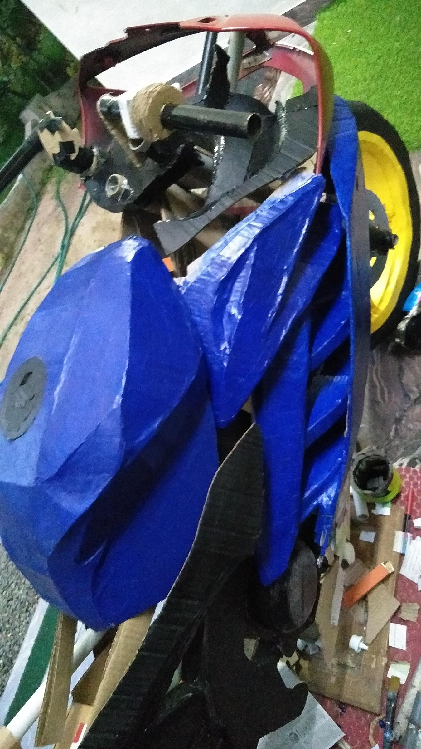 Yamaha R15 Bike Lifesize Model Made Entirely Out of Cardboard : 5 Steps ...
