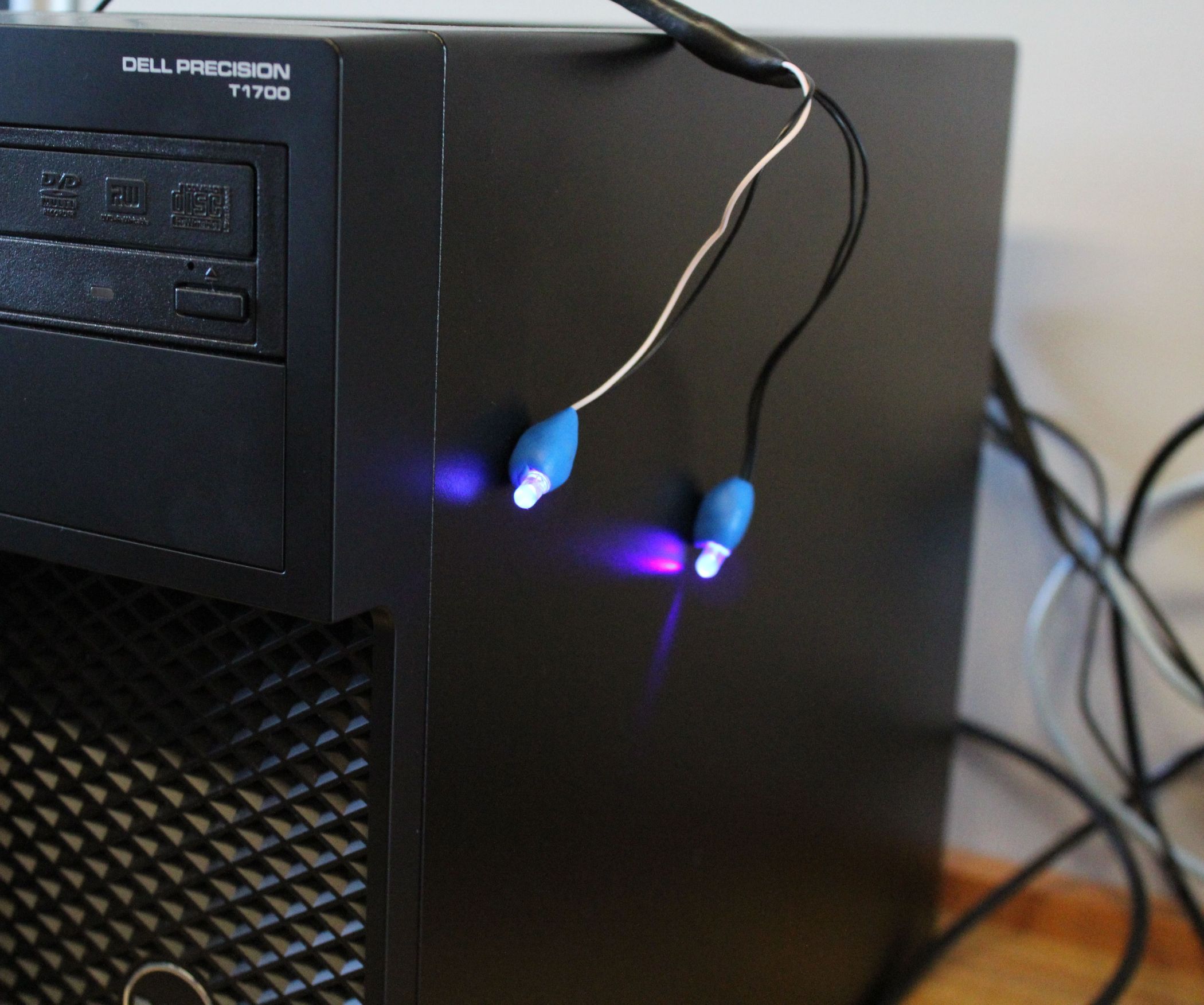 Turn an Old Mouse Into a USB-powered LED Desk Light : 4 Steps (with ...