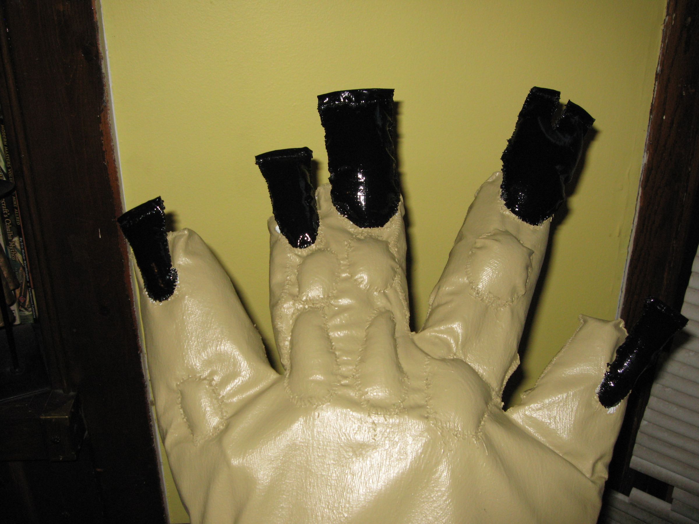 Giant Monster Hands (now With Action Video!) : 9 Steps - Instructables