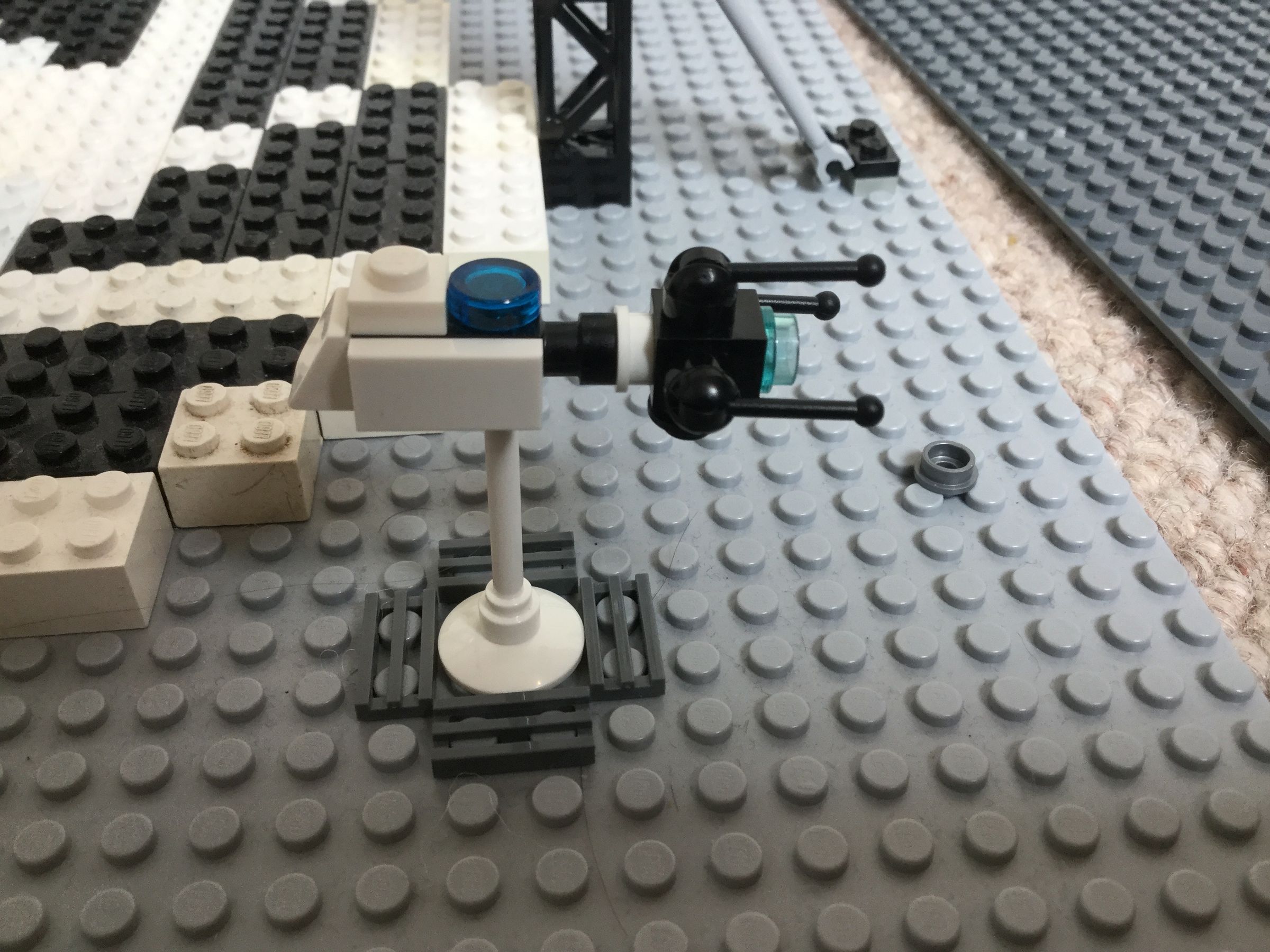 Lego Portal Gun, Chell Figure and Companion Cube : 4 Steps - Instructables