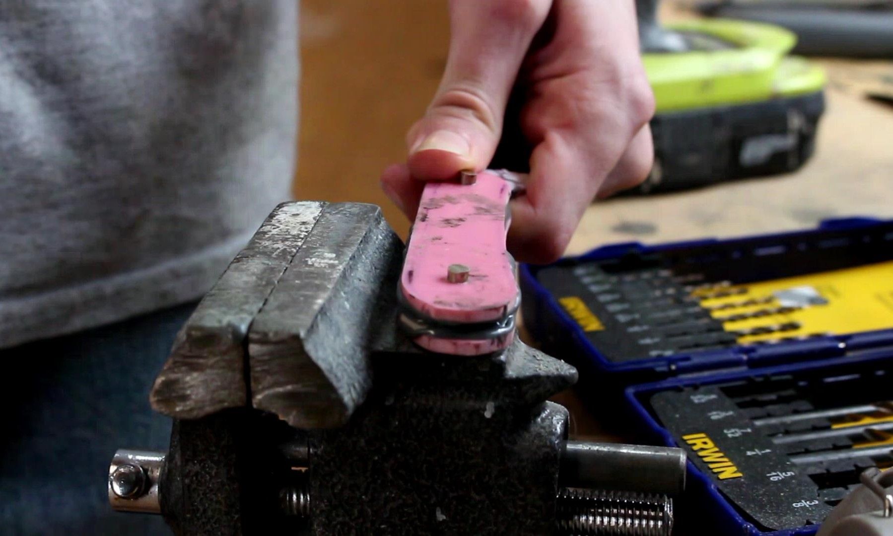 Pink Knife (gift Fer' Me Sister) : 26 Steps (with Pictures) - Instructables