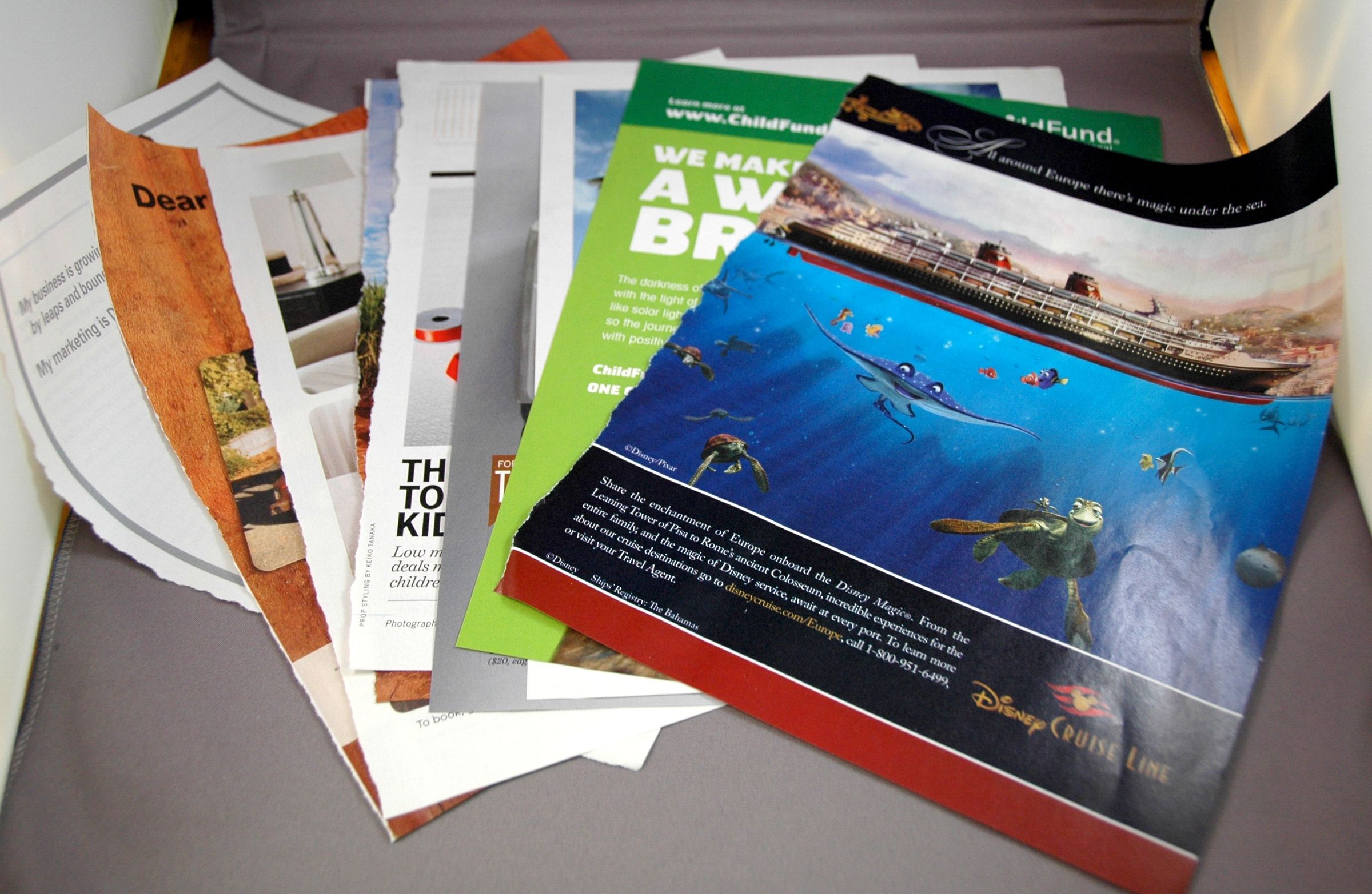 No-Cost Magazine Gift Wrap, Origami Box & Bow : 5 Steps (with Pictures ...