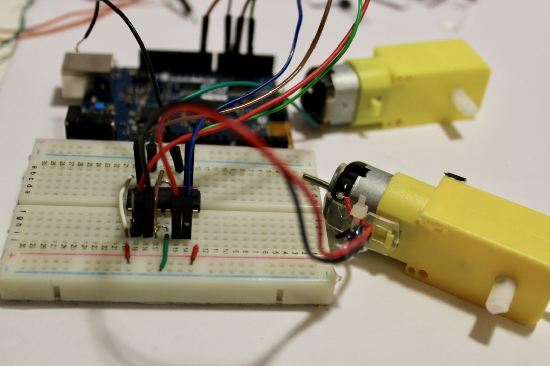 Control 2 Motors With the L293DNE Dual Motor Driver IC and Arduino 101 ...