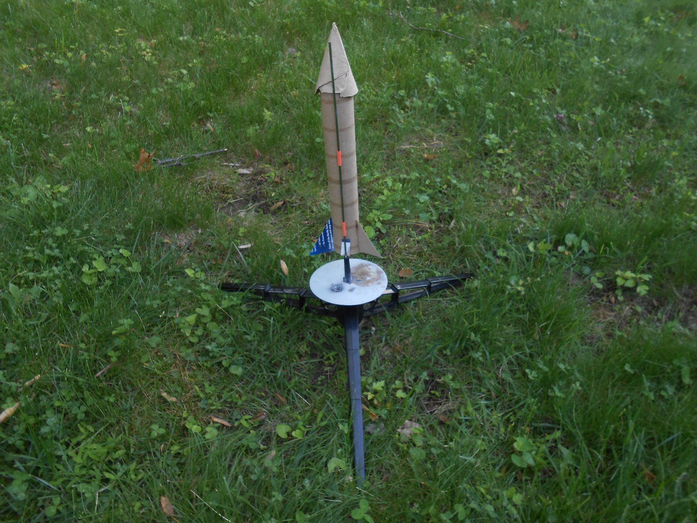Paper Towel Roll Model Rocket : 4 Steps - Instructables