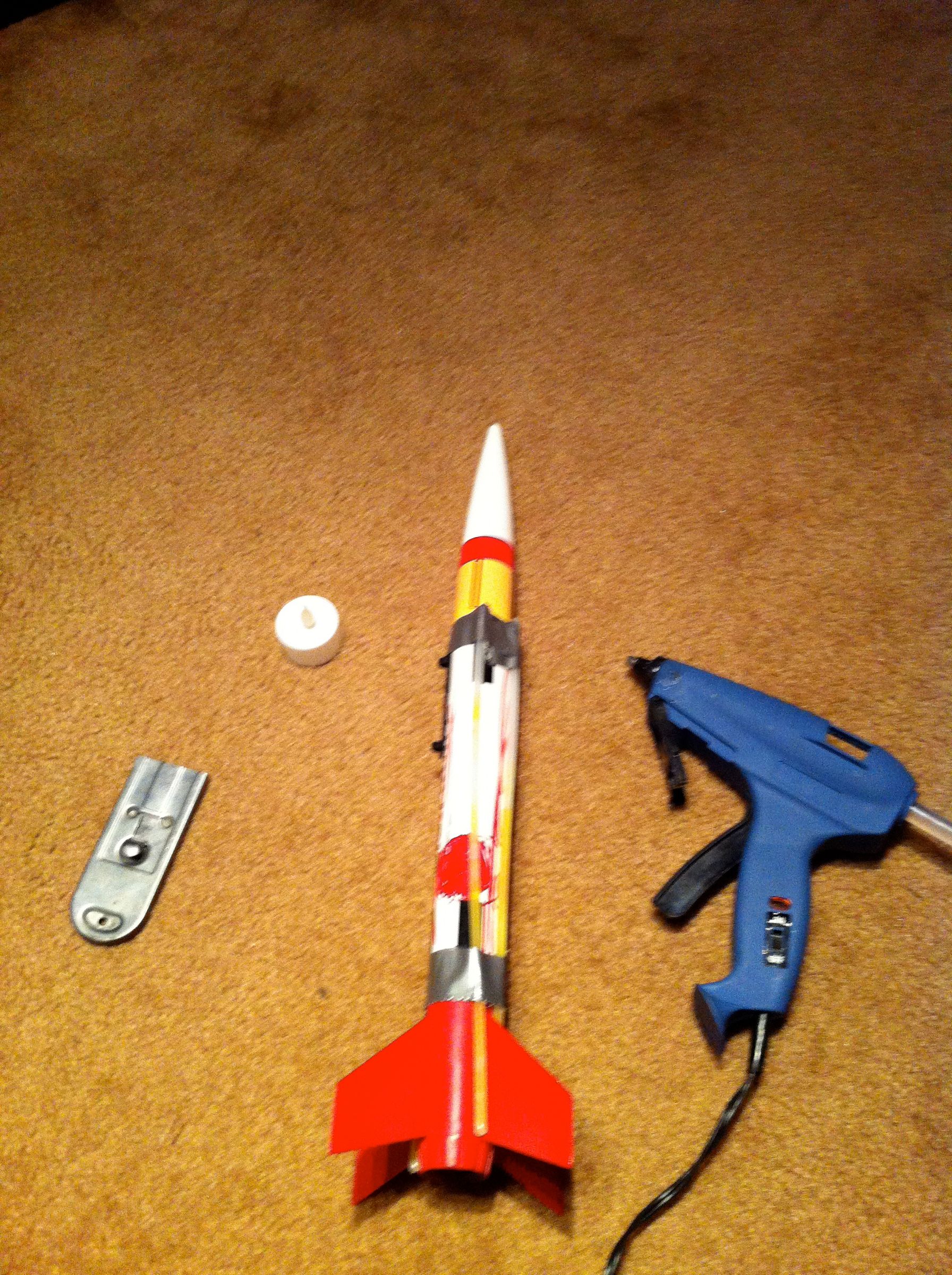 How to Make a Glow-In-The-Dark/Light Up Rocket : 5 Steps - Instructables