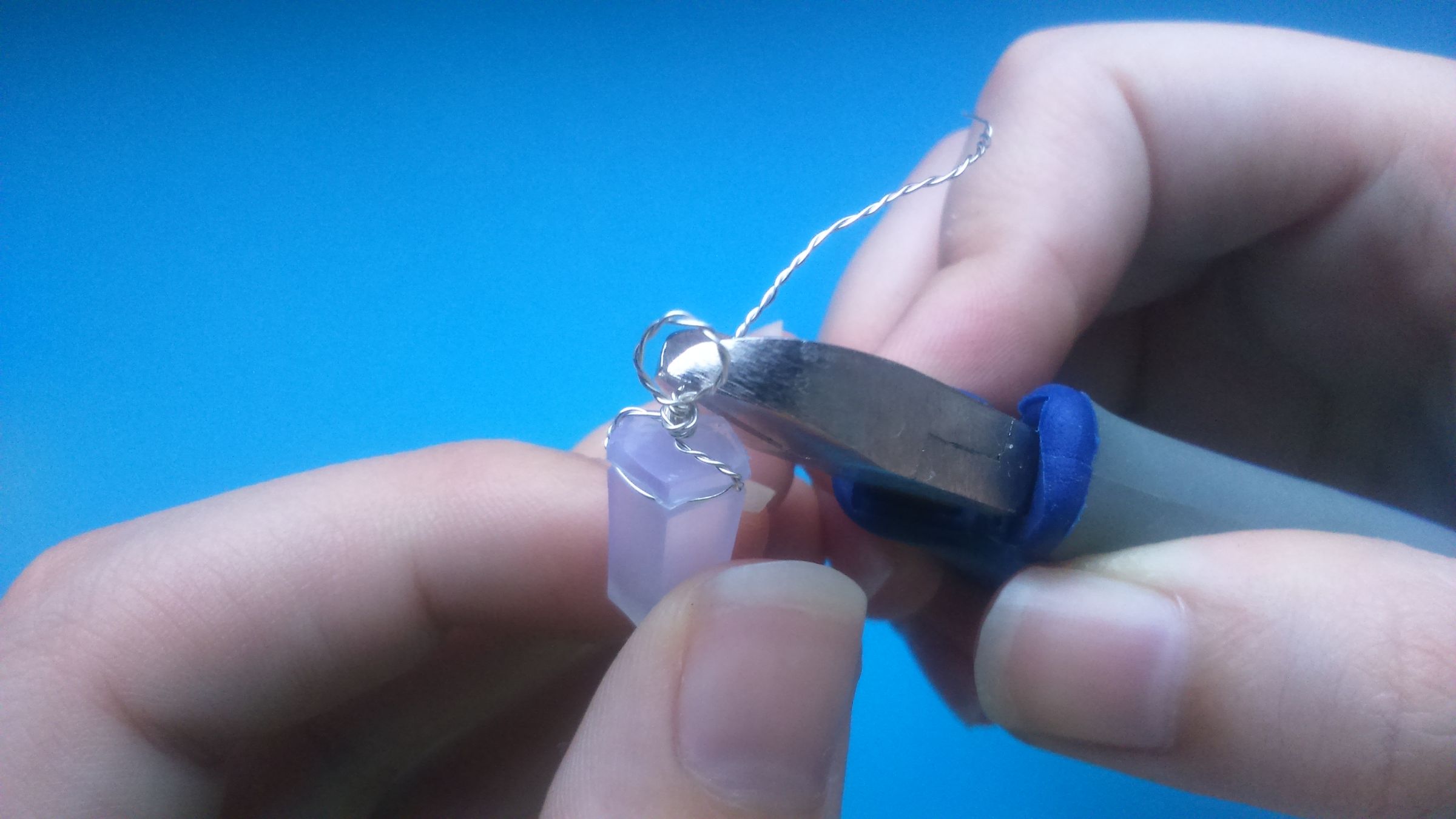 Hot Glue Stick Crystals! : 4 Steps (with Pictures) - Instructables