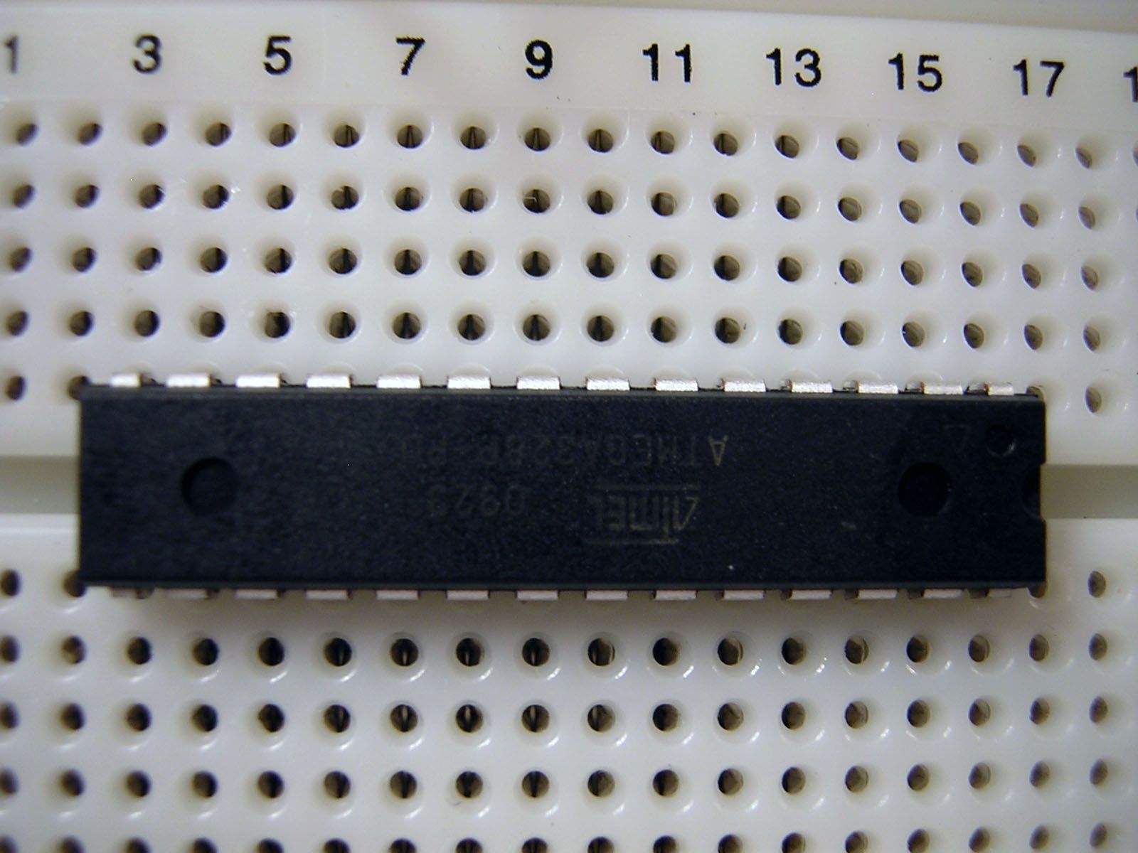 Build a Complete AVR System and Play Mastermind! : 9 Steps - Instructables