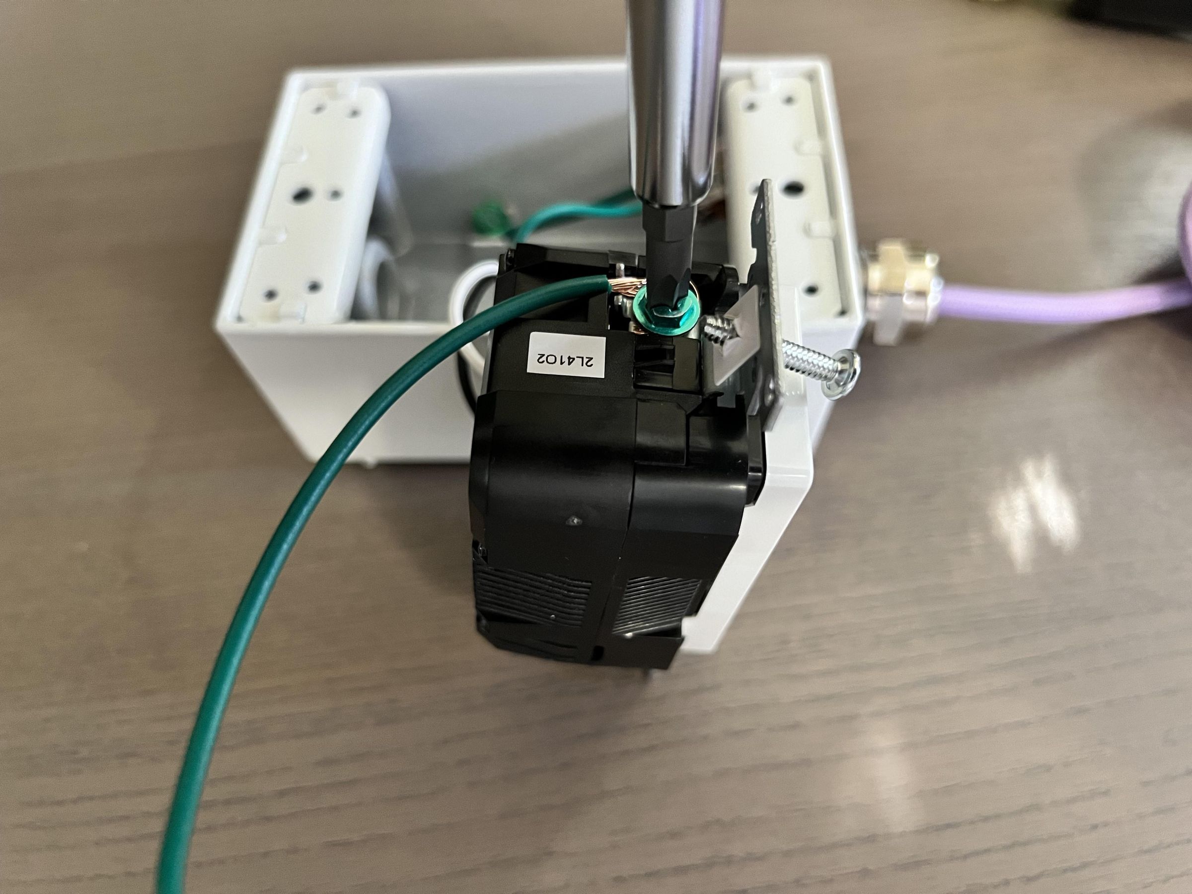 Desktop Power and USB Outlet (120v) : 7 Steps - Instructables
