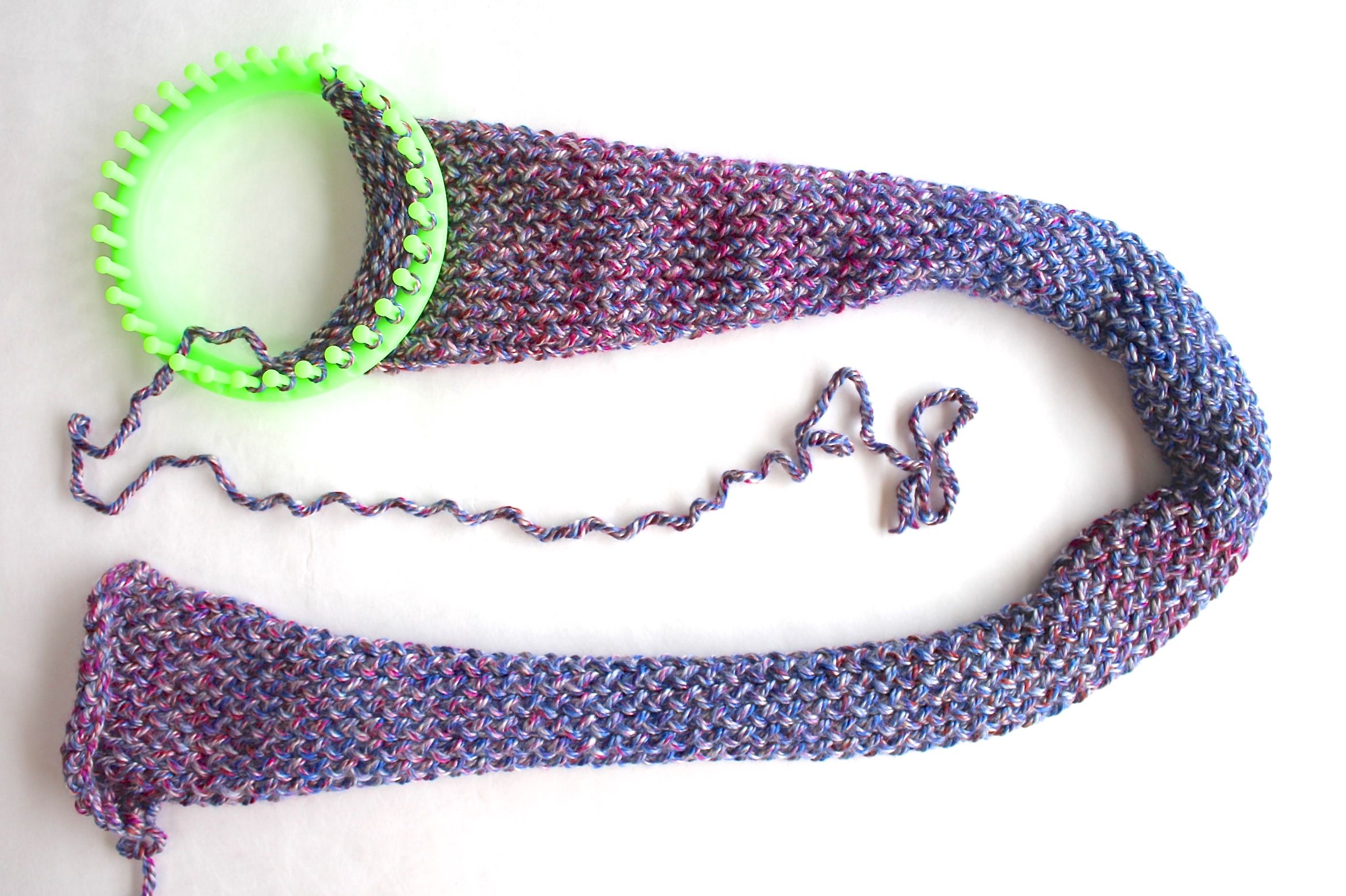 How to Knit an Infinity Scarf on a Loom : 15 Steps (with Pictures ...